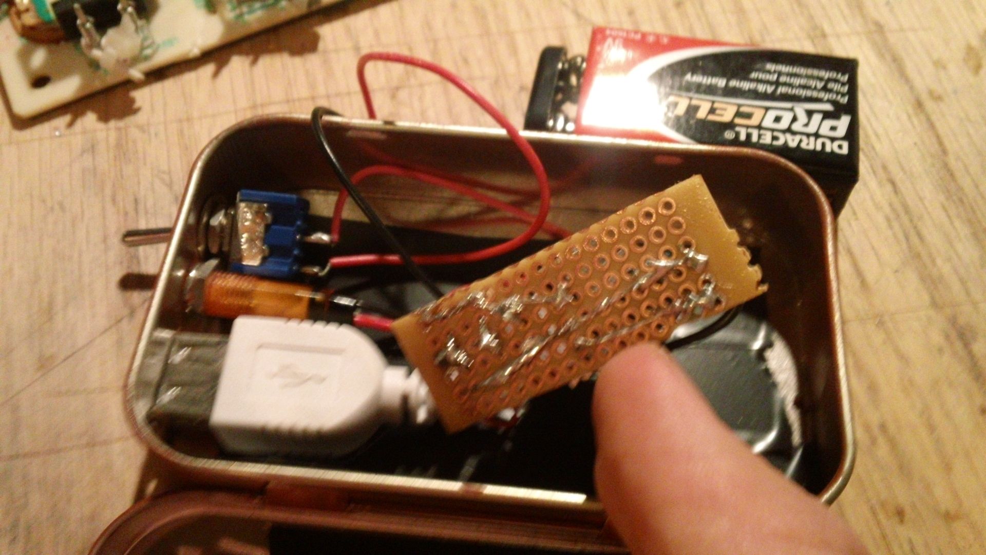 Make a USB IPhone IPod Charger on the Cheap! : 5 Steps (with Pictures ...