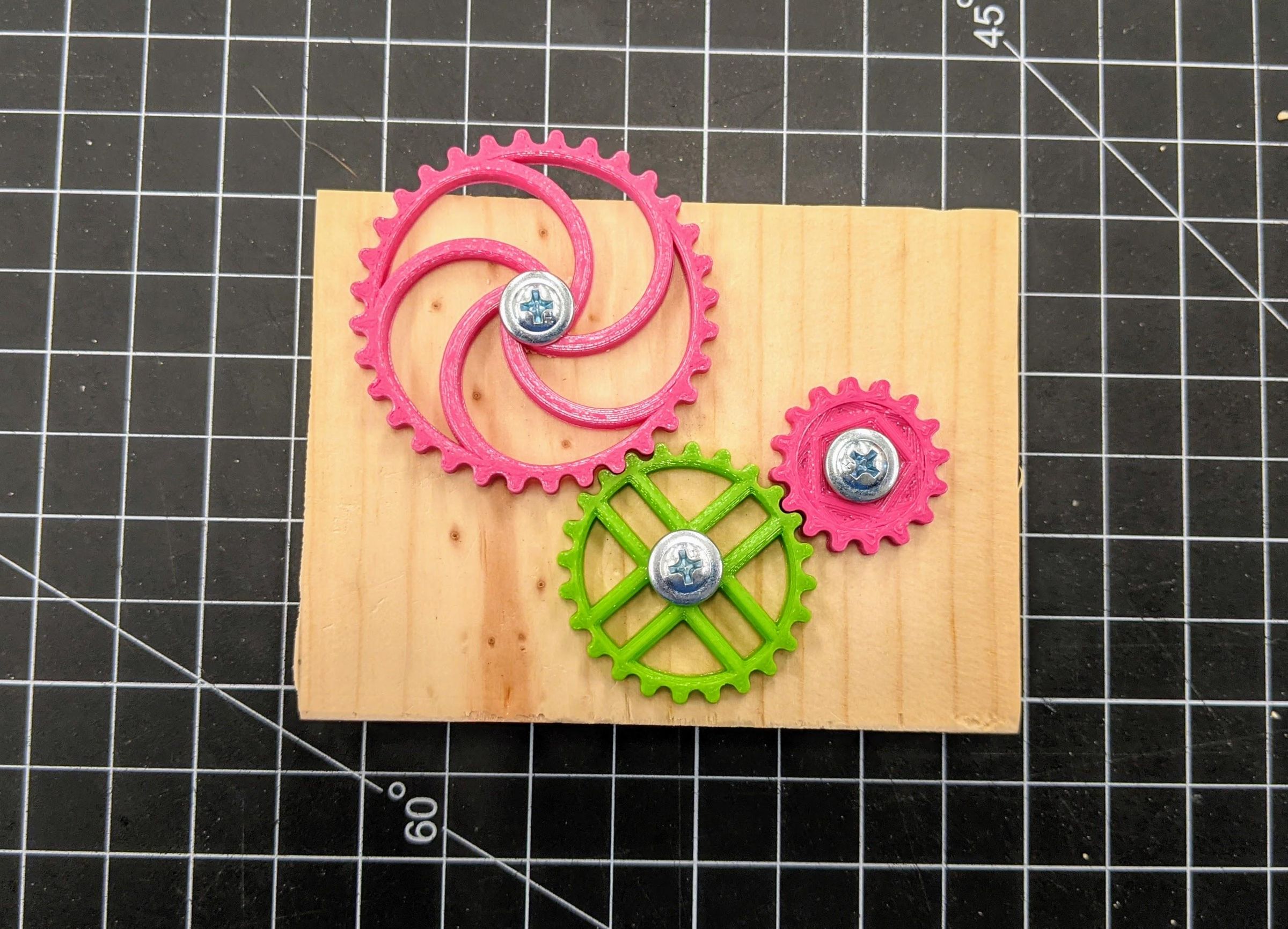 Exploring Gears : 4 Steps (with Pictures) - Instructables
