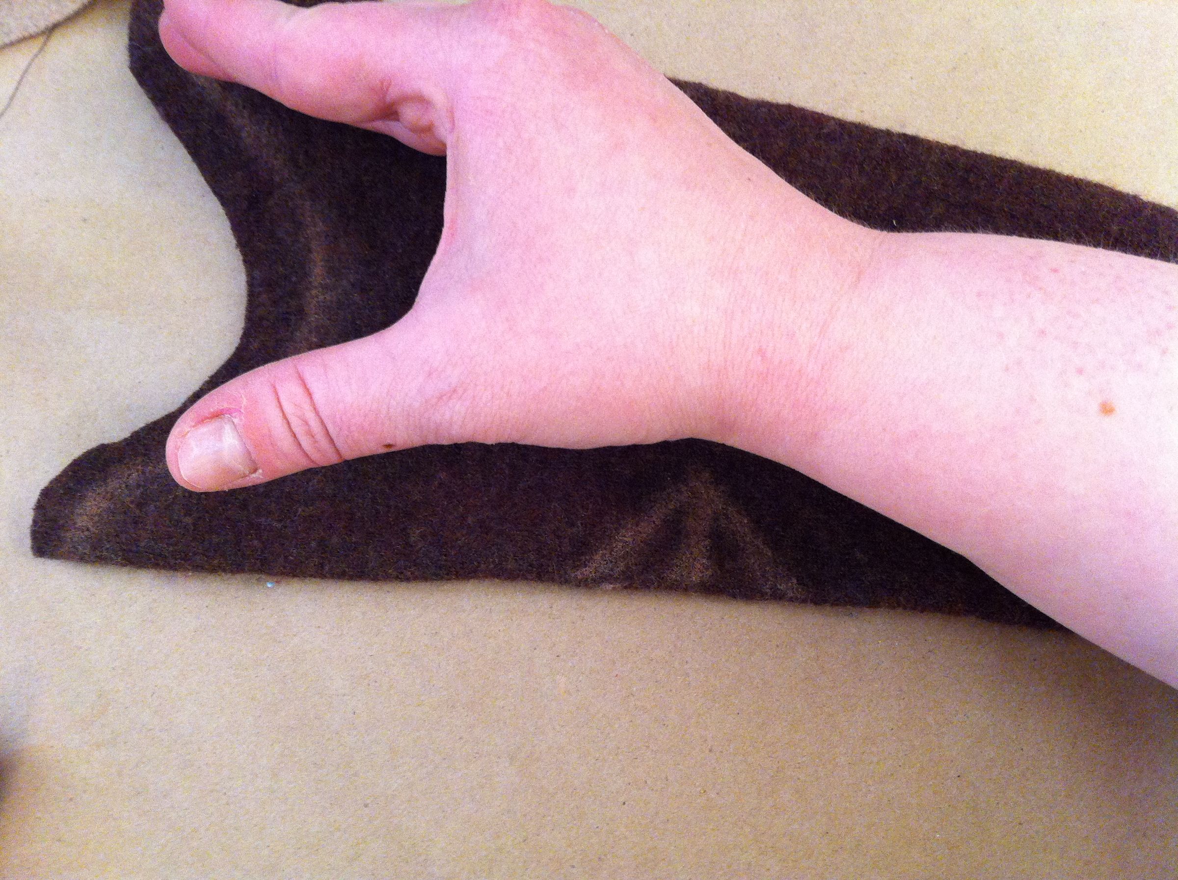 Simple Sweater Puppet : 6 Steps - Instructables