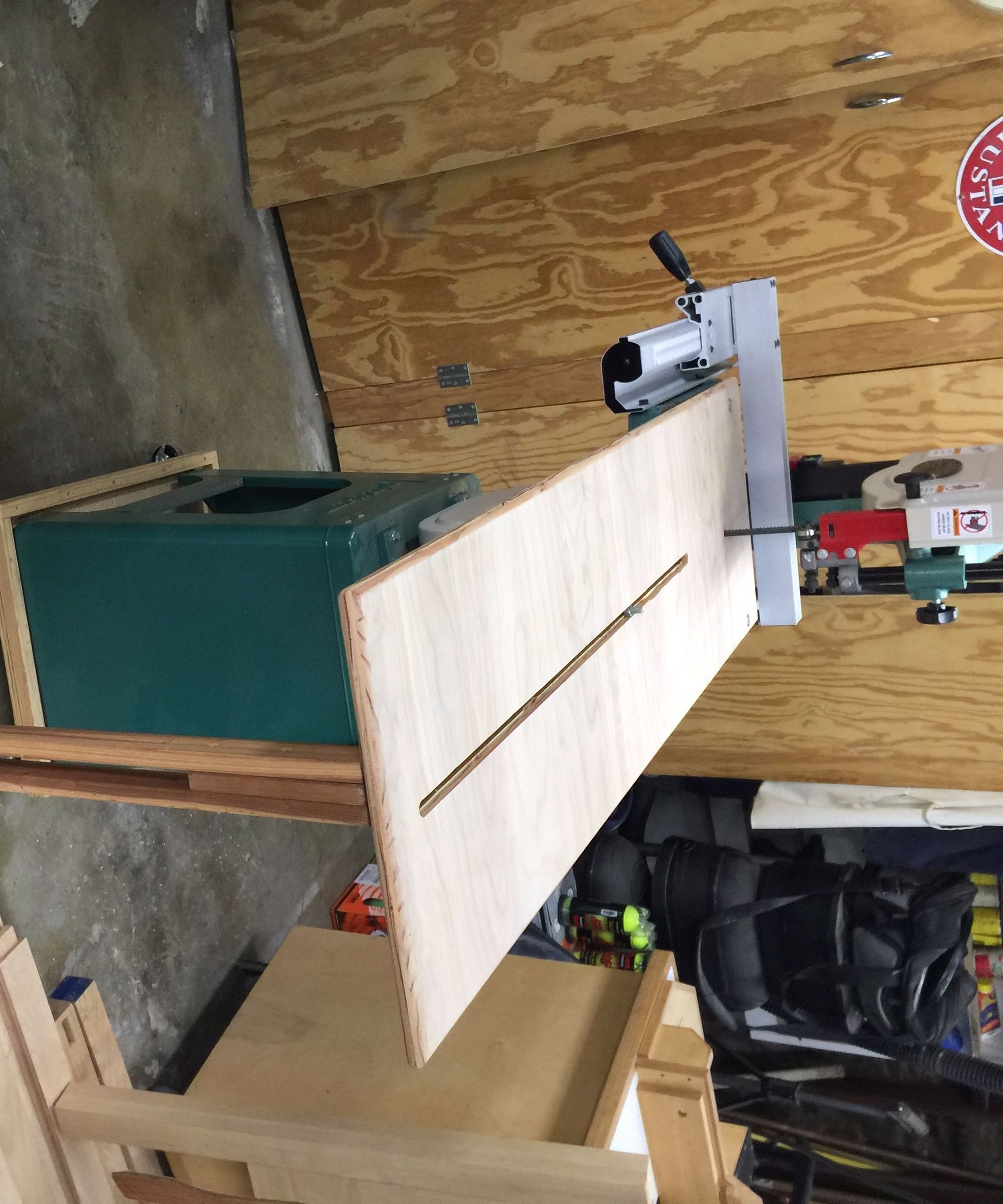 build a bandsaw circle cutting jig DIY Project to Discover - FindingDIY