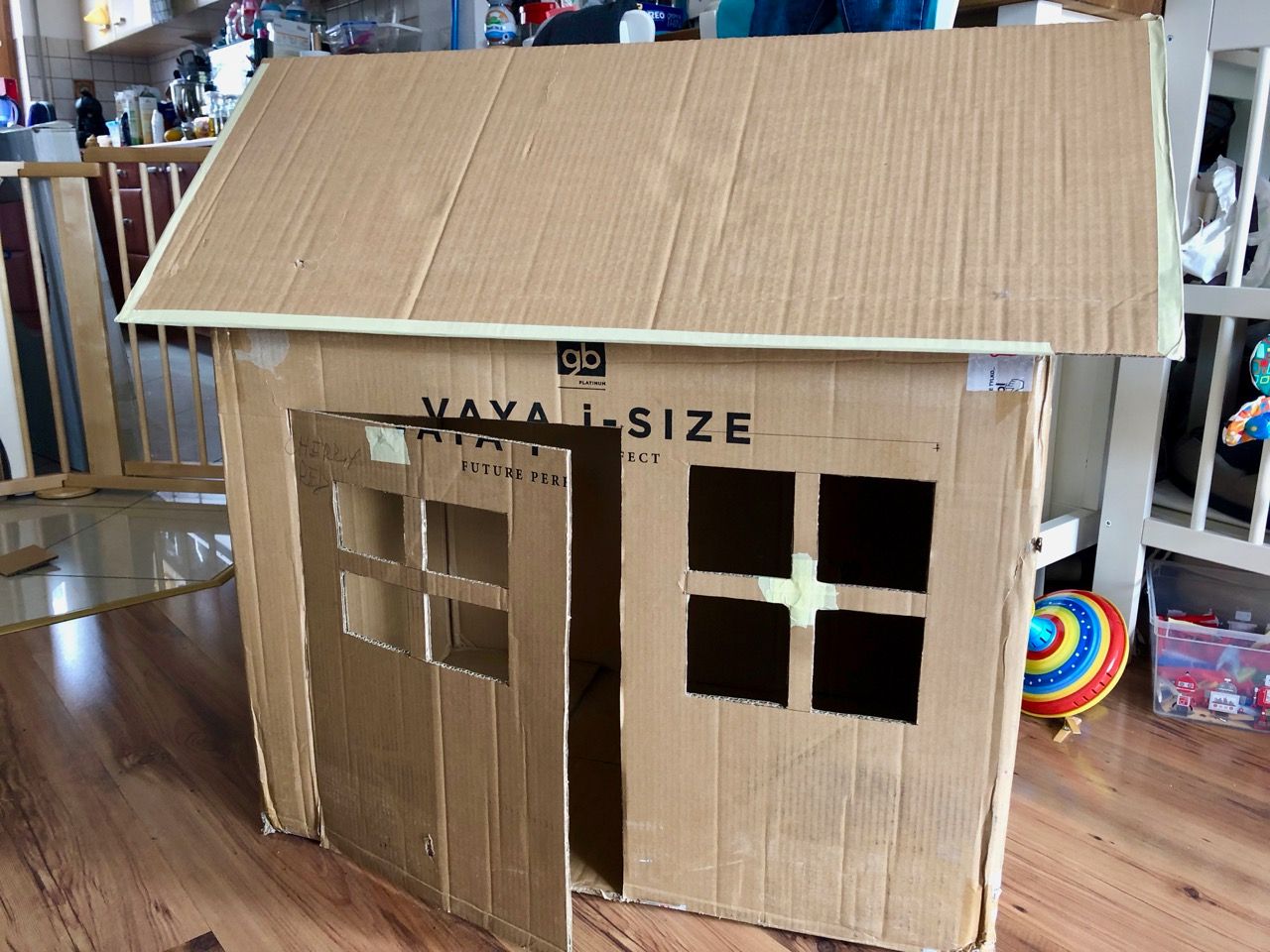 Turn a Cardboard Box Into a Playhouse : 17 Steps (with Pictures ...