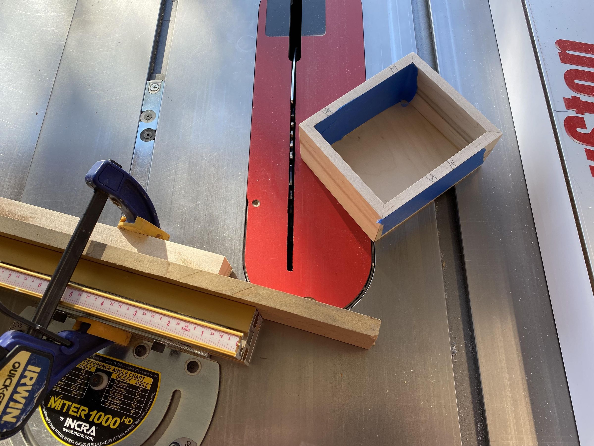 A Novel Way to Set a Box Lid : 7 Steps (with Pictures) - Instructables