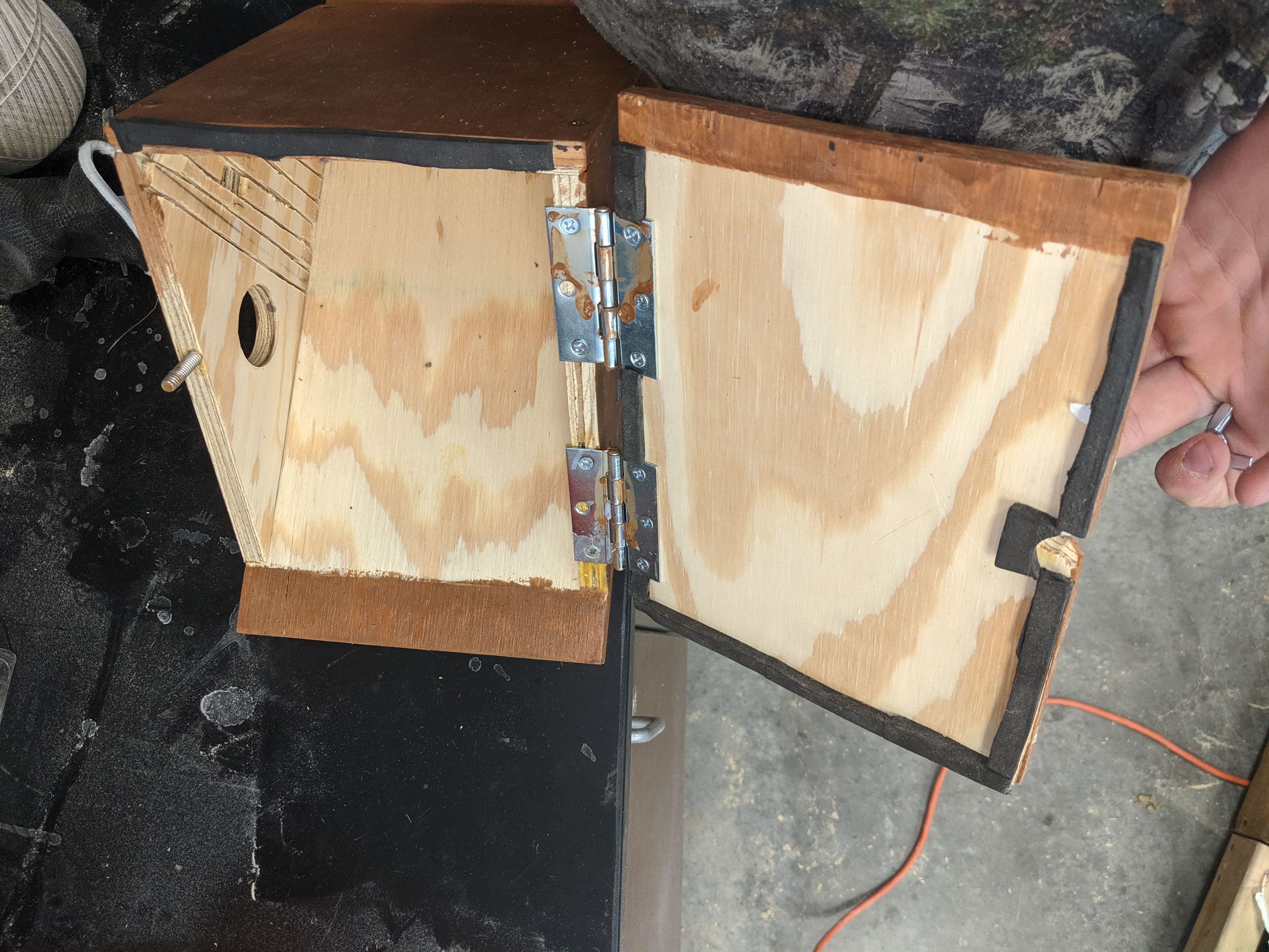 DIY Nuthatch Birdhouse : 12 Steps (with Pictures) - Instructables