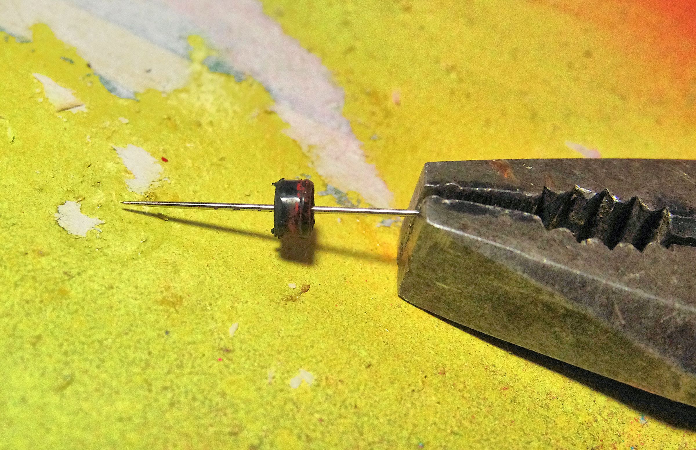 Unclogging Rust-Oleum Nozzle : 4 Steps (with Pictures) - Instructables