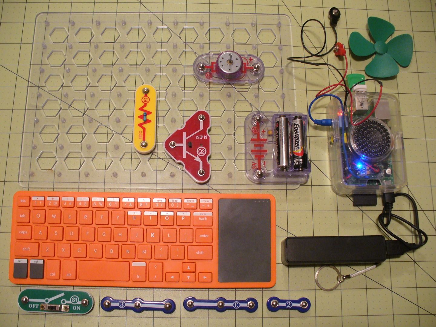 Variable Speed Fan With Snap Circuits, Kano Computer : 4 Steps (with Pictures) - Instructables