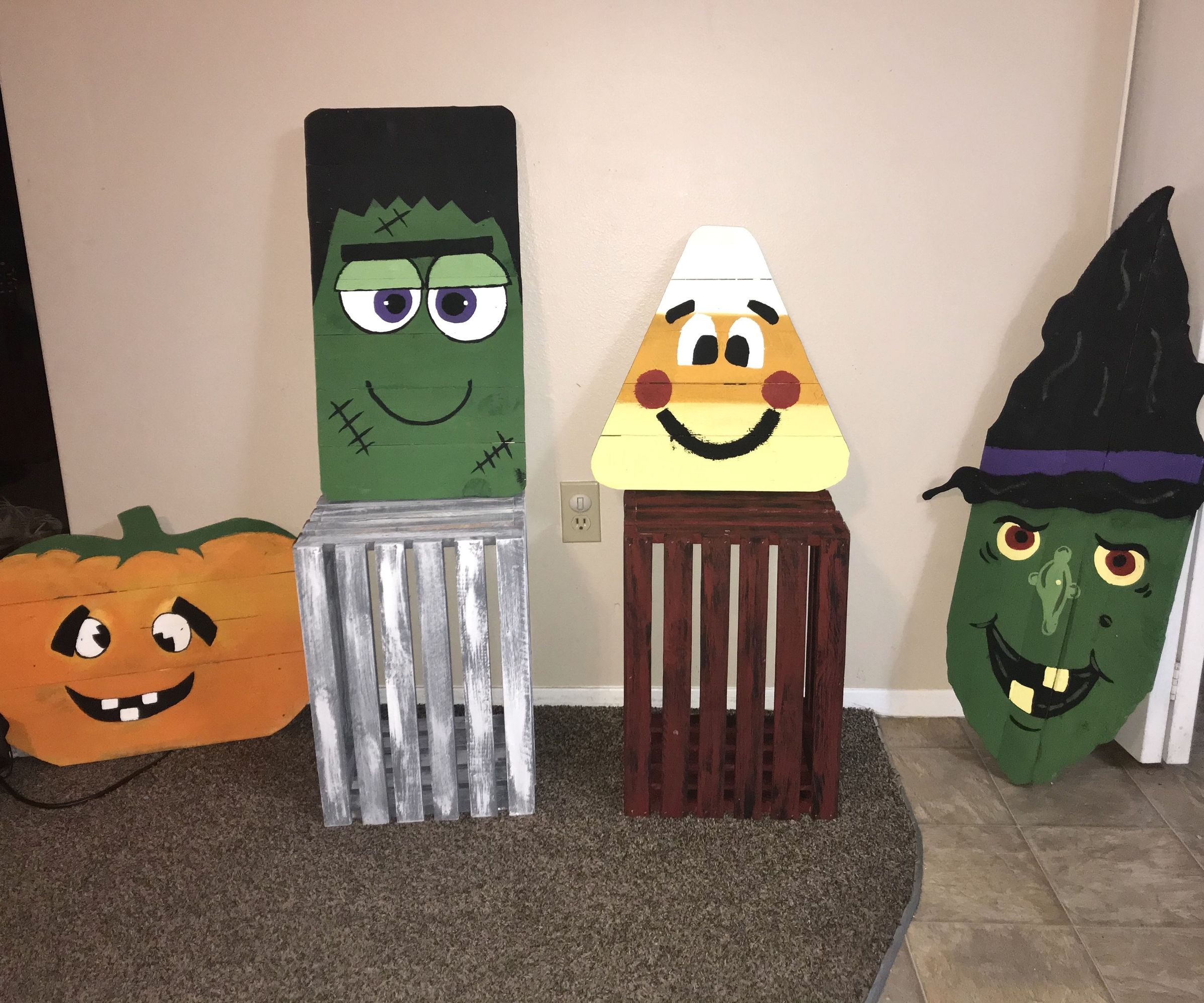 spooky pallets DIY Project to Discover - FindingDIY