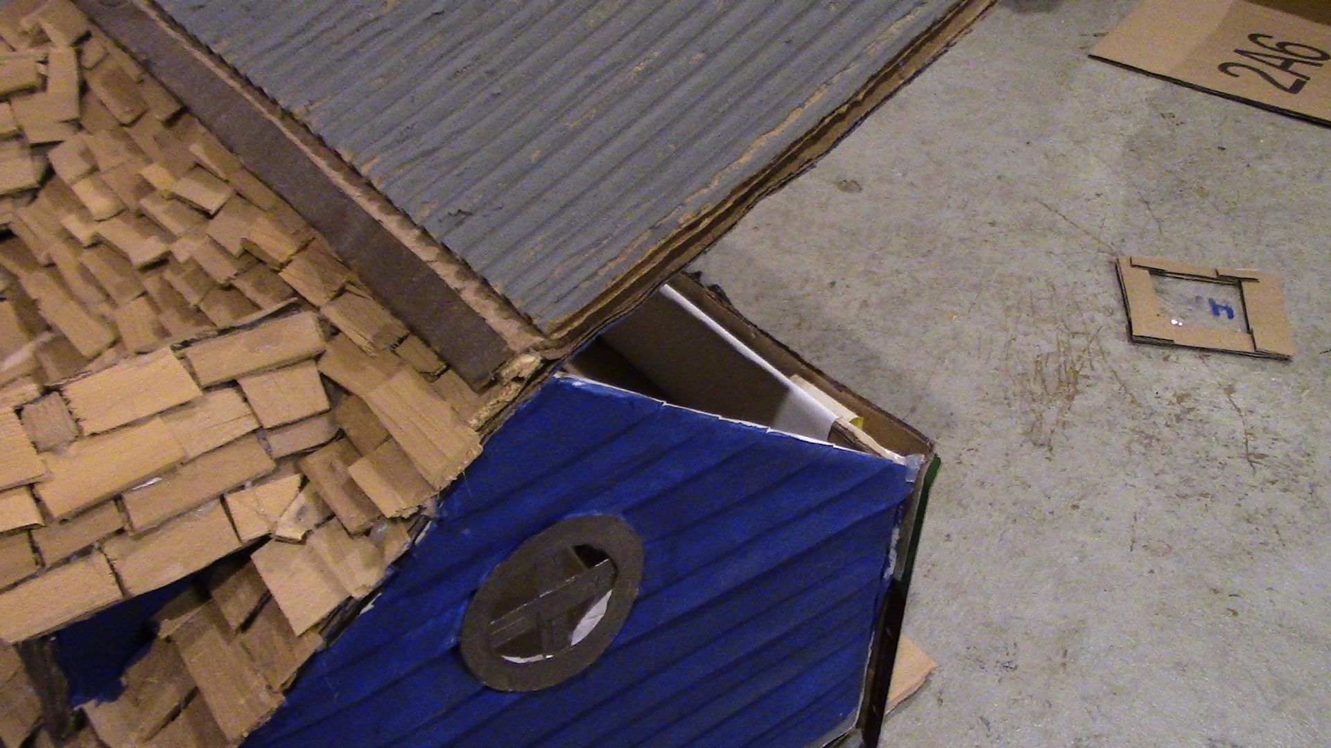 Cardboard Cabin : 8 Steps - Instructables