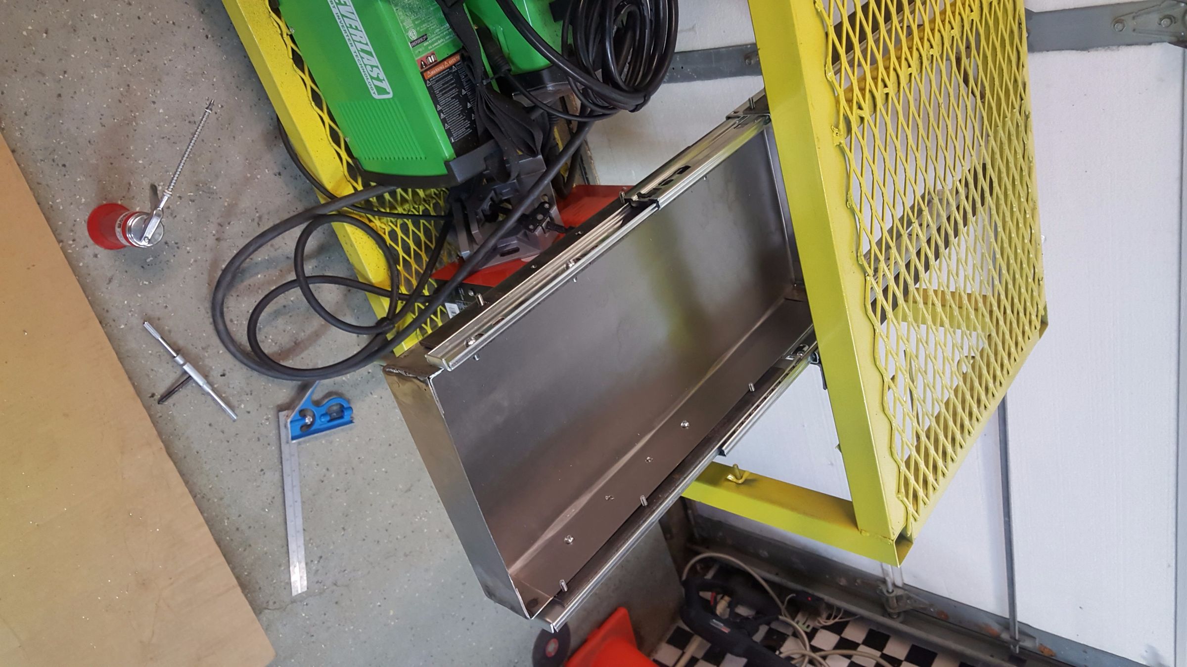How to Make a Metal Drawer! : 10 Steps (with Pictures) - Instructables