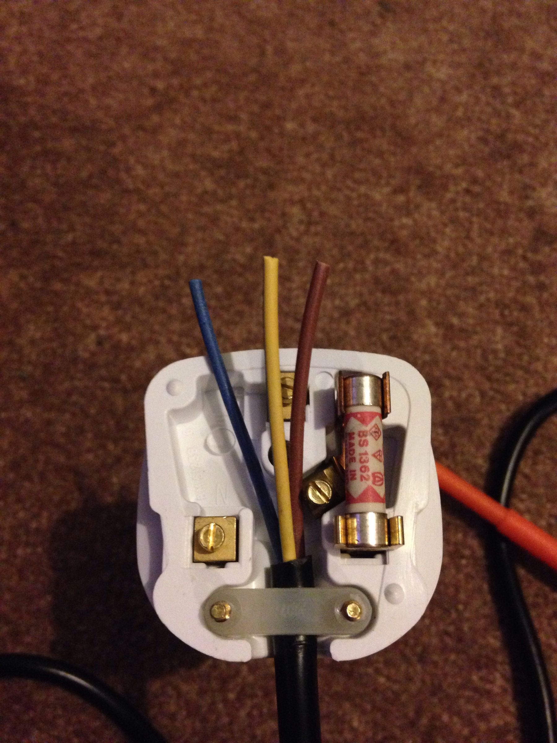 How to Wire / Terminate a UK 13A 3 Pin Plug : 4 Steps - Instructables