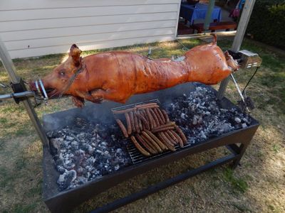 Make a Spit for Roasting Whole Pigs : 8 Steps (with Pictures ...