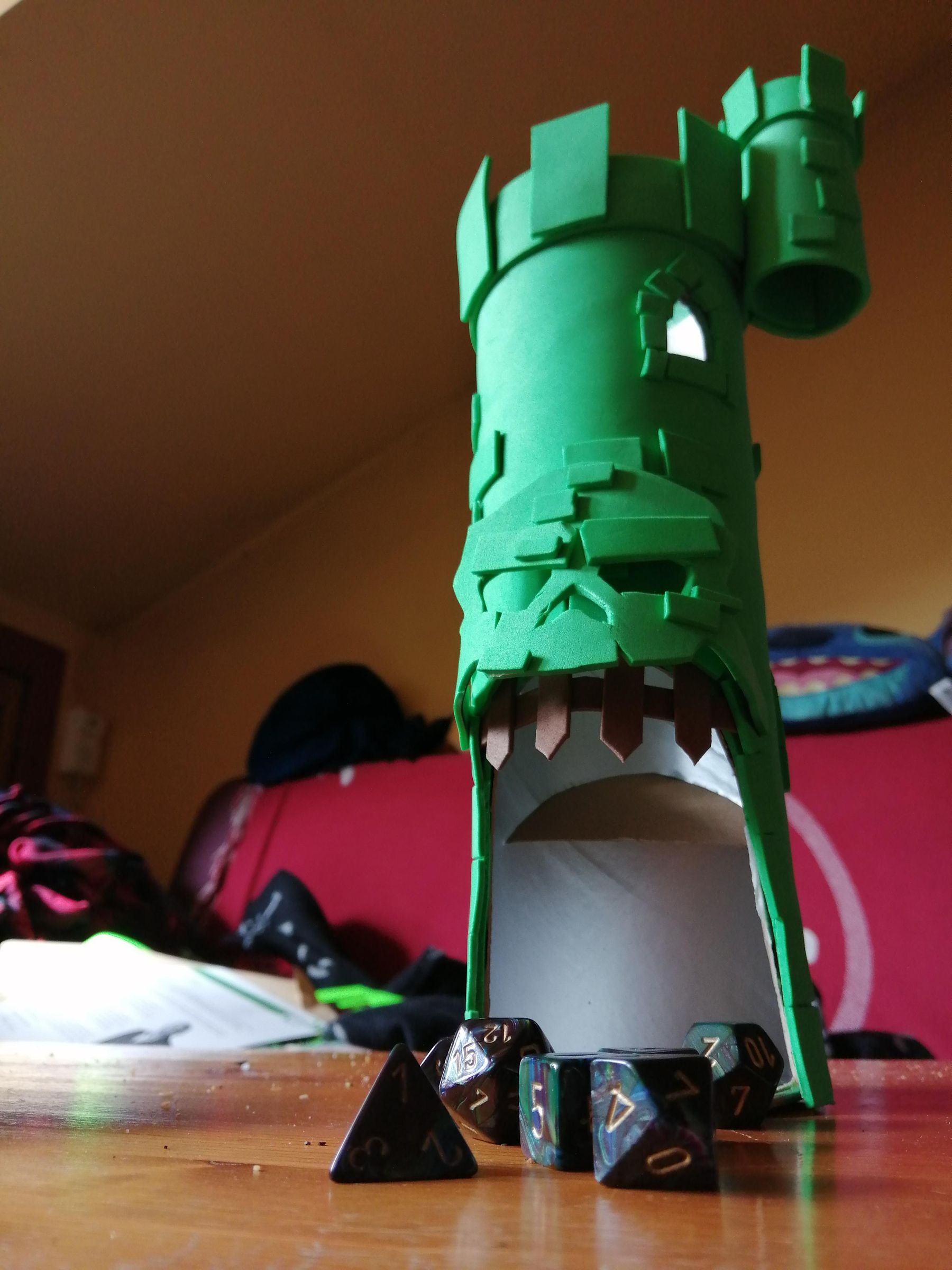Pringles Tube Dice Tower : 9 Steps (with Pictures) - Instructables