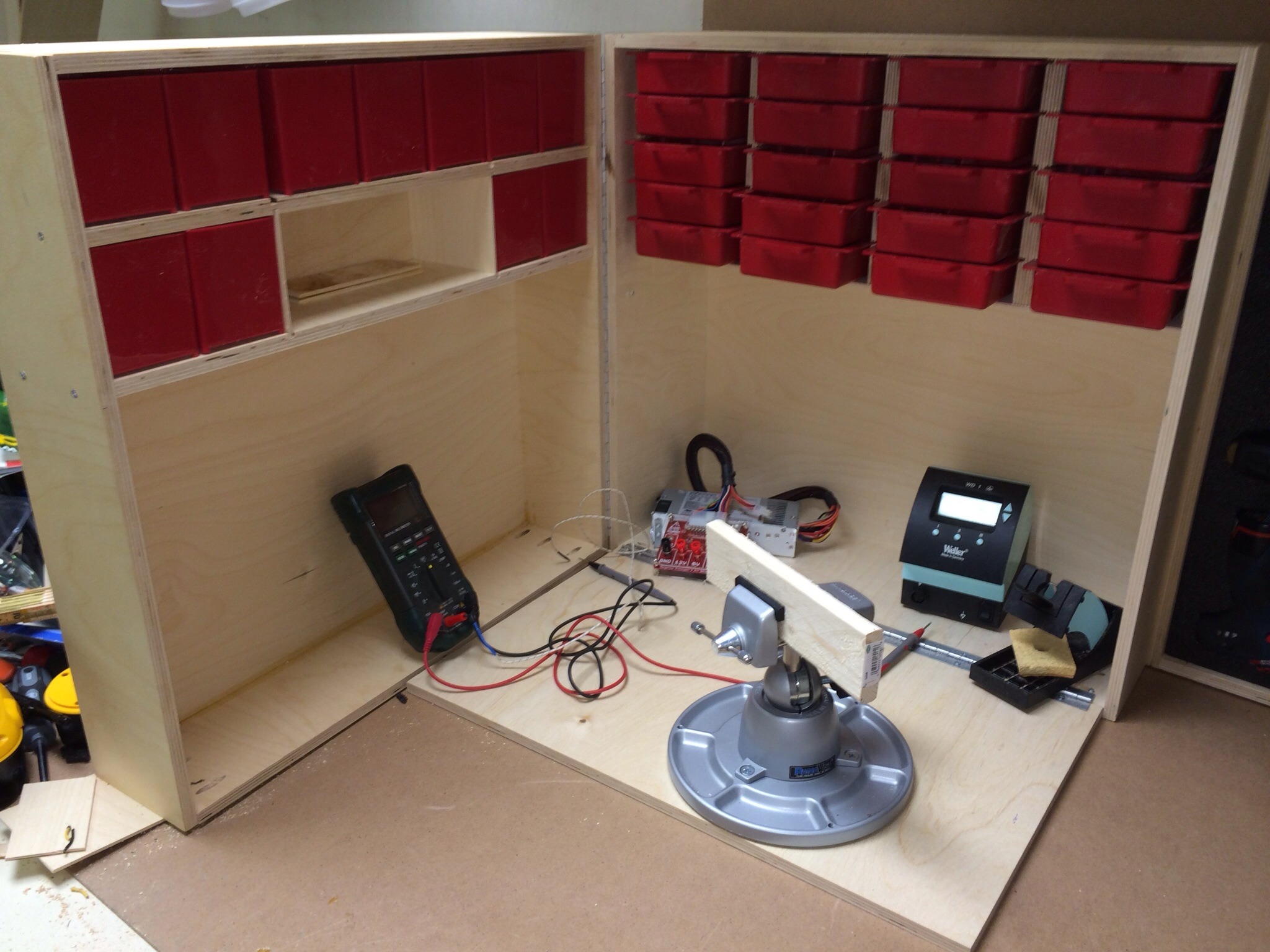 MakerCube: Modular Workbench for Small Spaces : 7 Steps (with Pictures ...