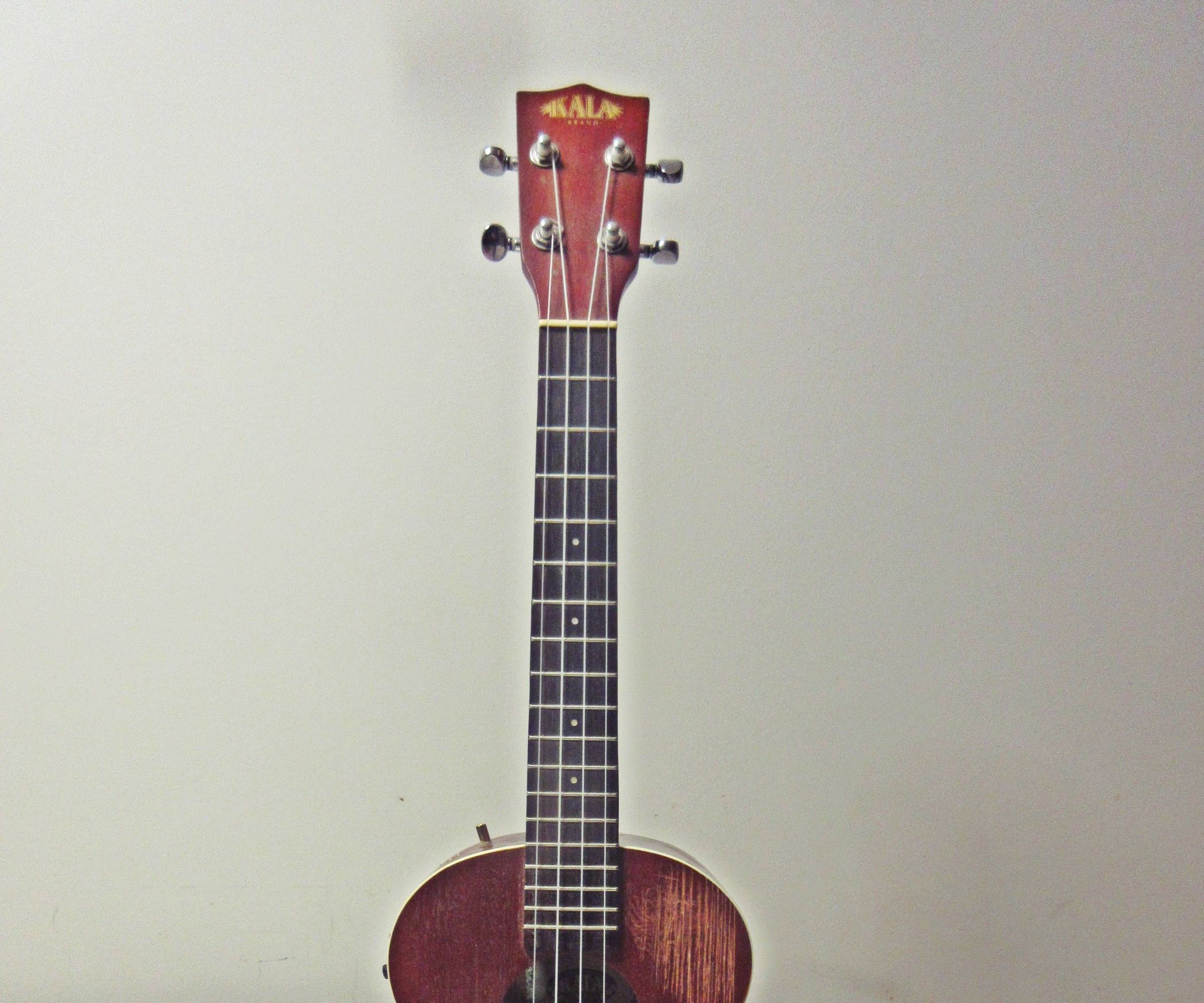 Built in Ukulele LM386 Amplifier and Speaker : 4 Steps - Instructables