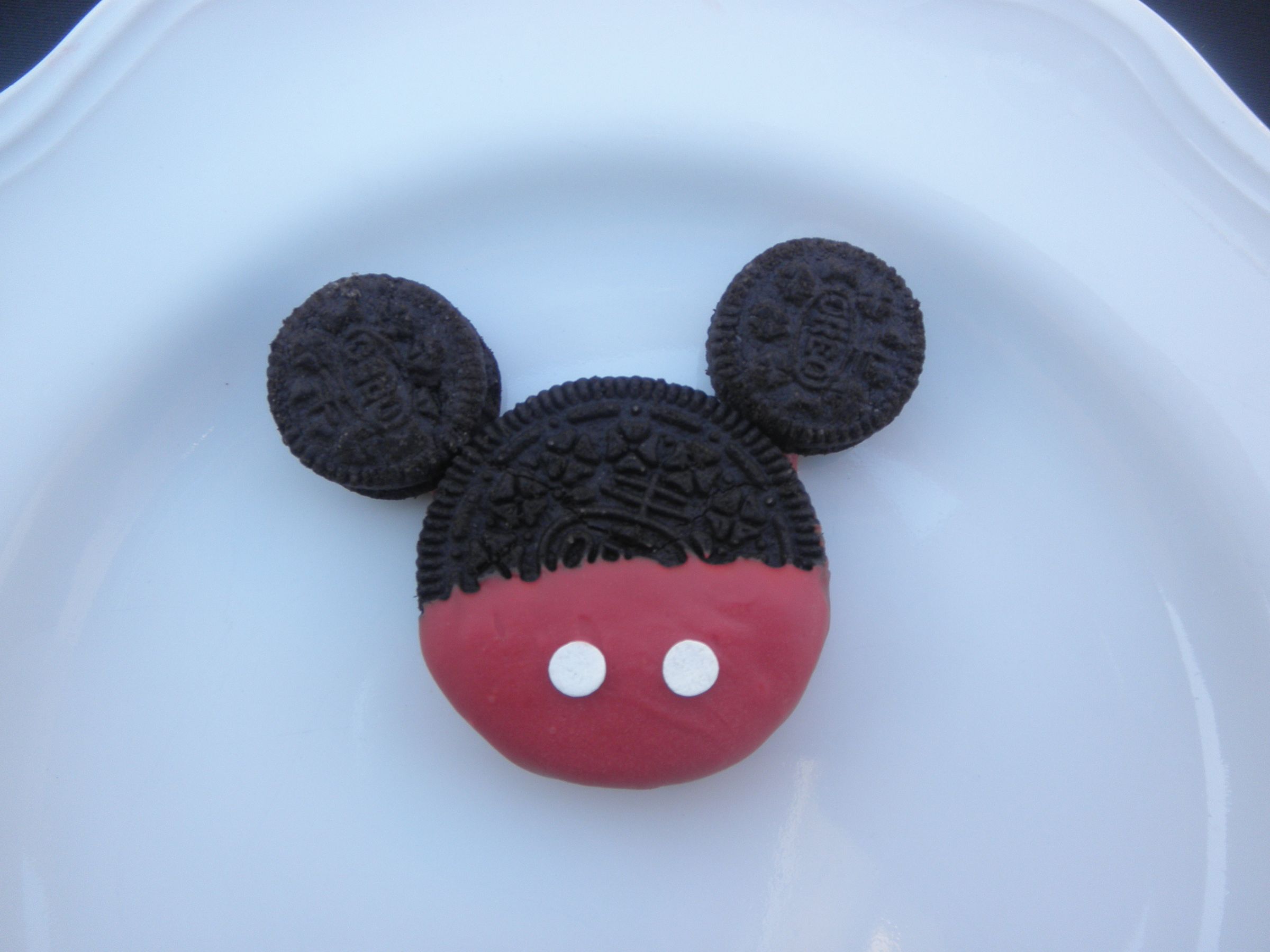 Mickey Mouse Oreos : 3 Steps (with Pictures) - Instructables