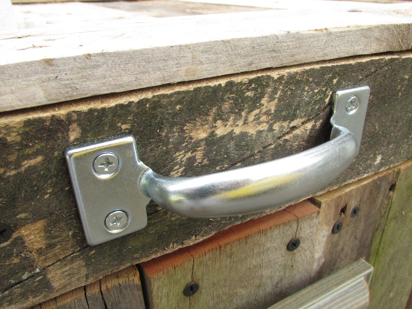 Awesome Rustic Cooler From Broken Refrigerator and Pallets : 11 Steps ...