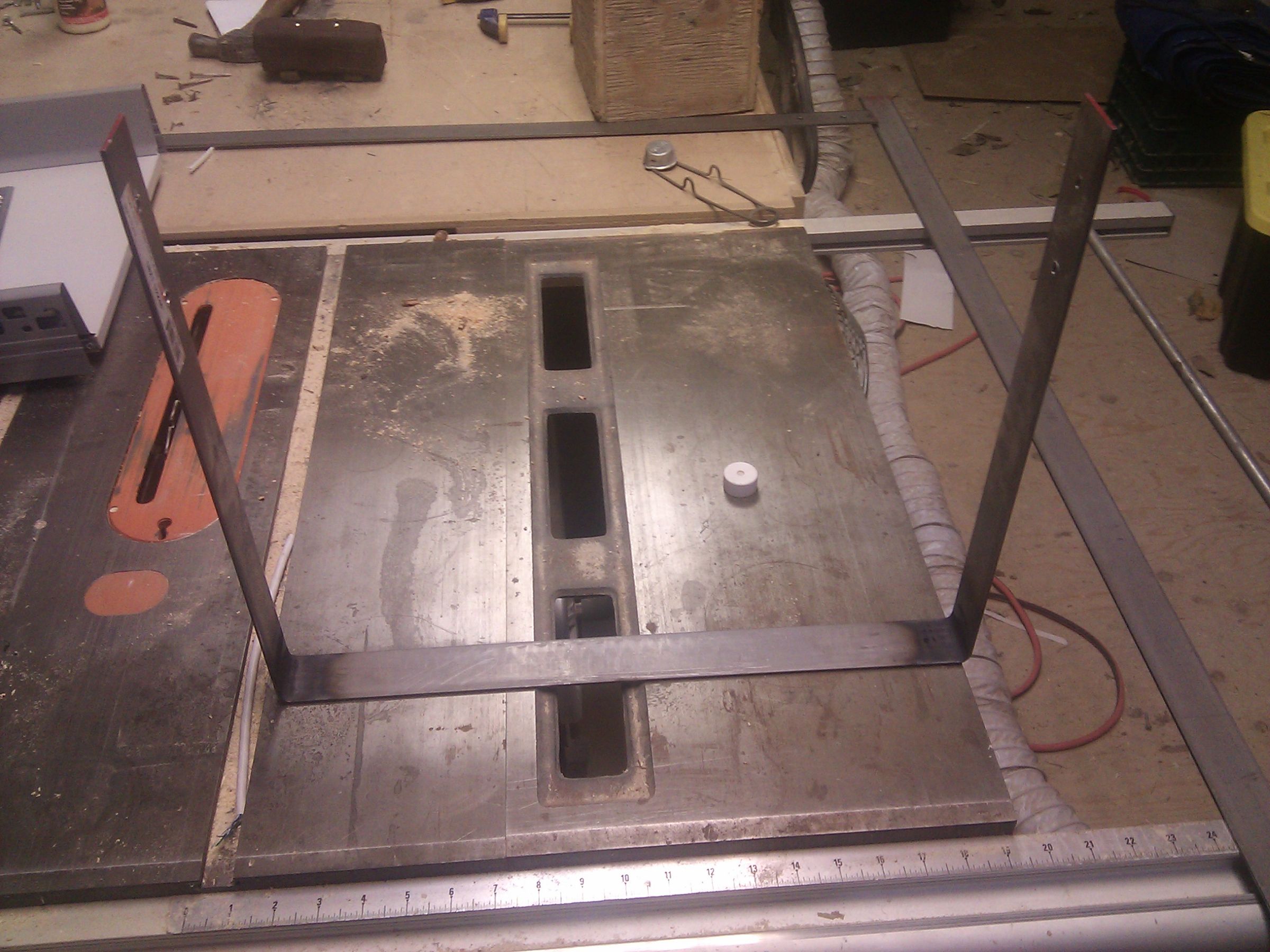 Modern Reclaimed Wood Coffee Table (Pallet/Skid Table) - Instructables