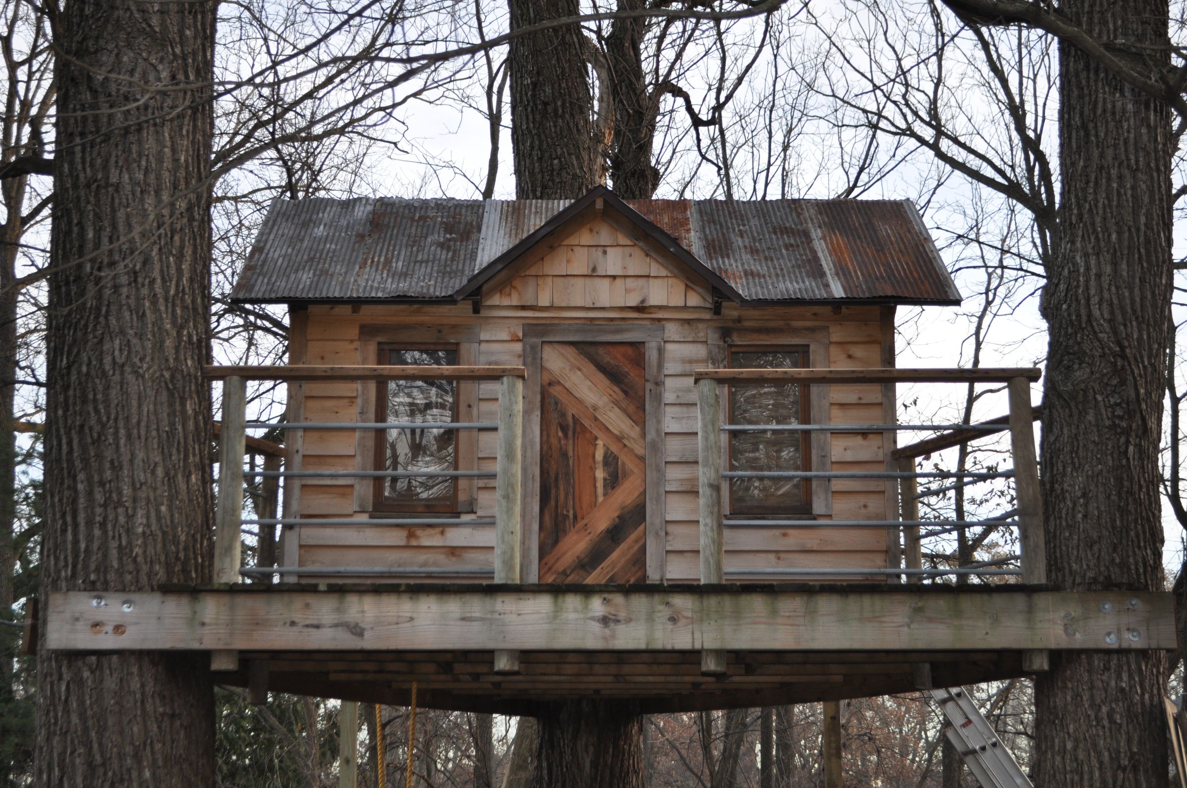 Our Reclaimed TreeHouse : 9 Steps (with Pictures) - Instructables