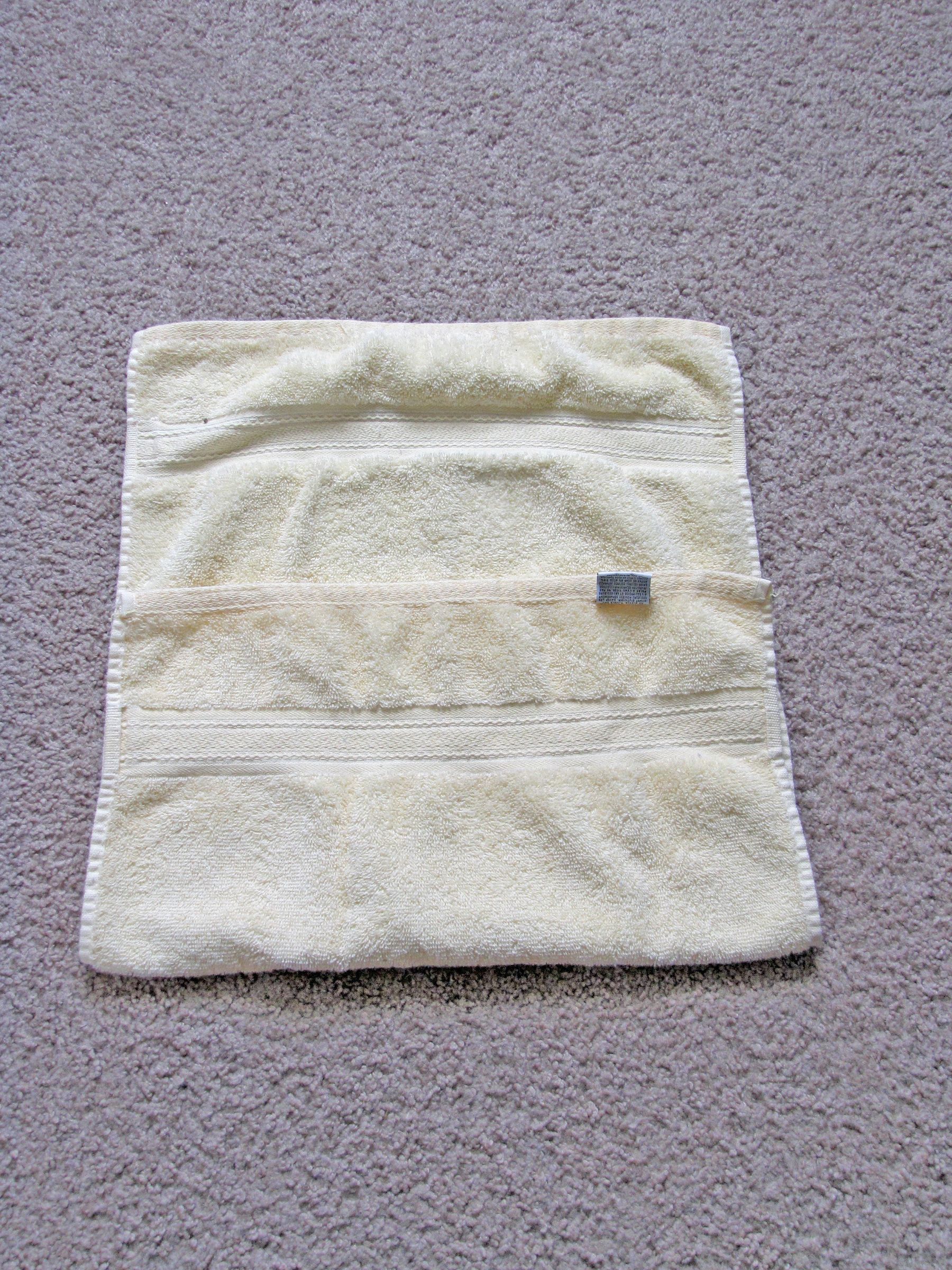 Fold Fancy Towels W/pockets :) : 5 Steps (with Pictures) - Instructables