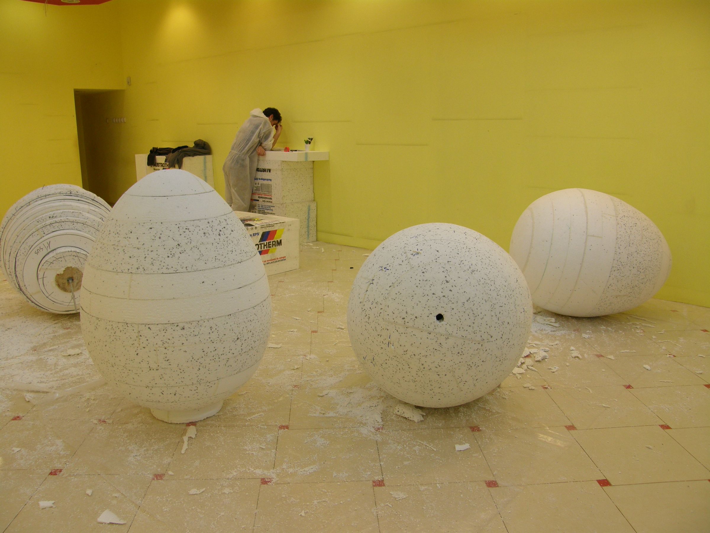 Giant Easter Eggs : 4 Steps (with Pictures) - Instructables