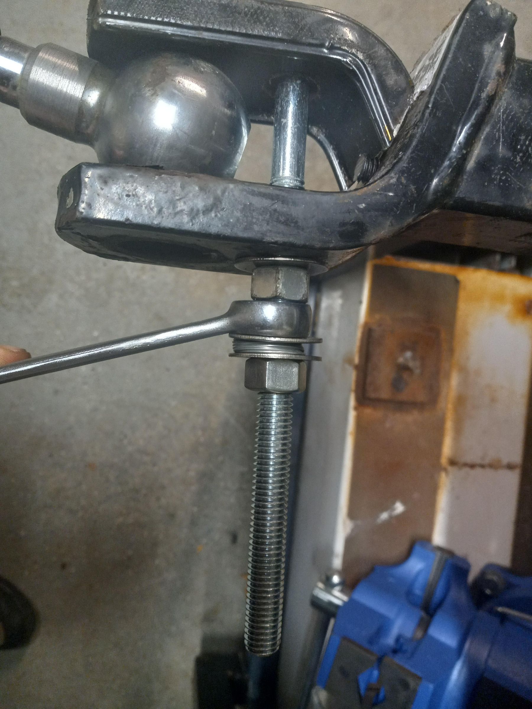 DIY Ball Swivel for Vise/Welding Positioner Out of Reclaimed 2x2 ...