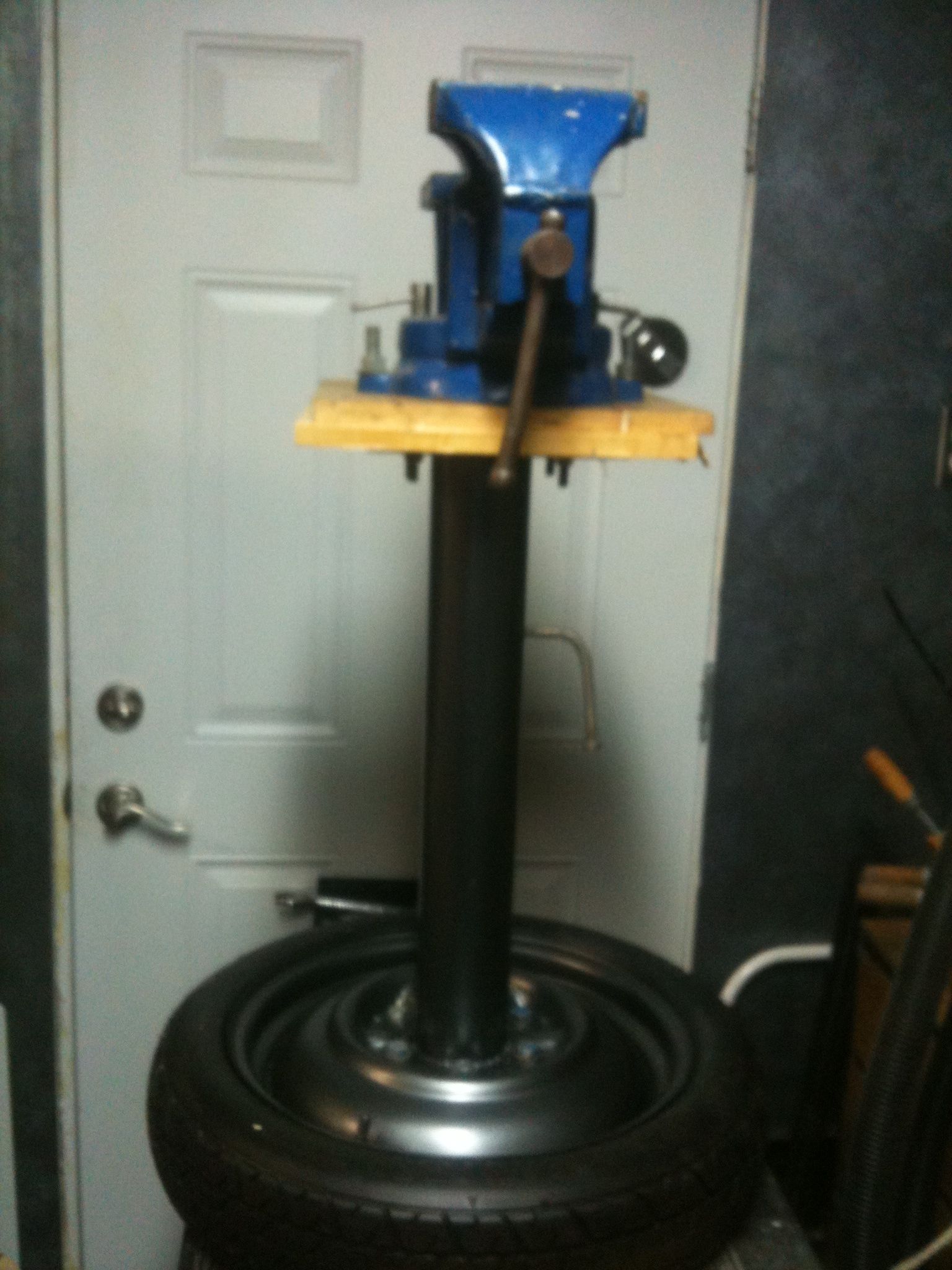 Vise Stand : 6 Steps - Instructables