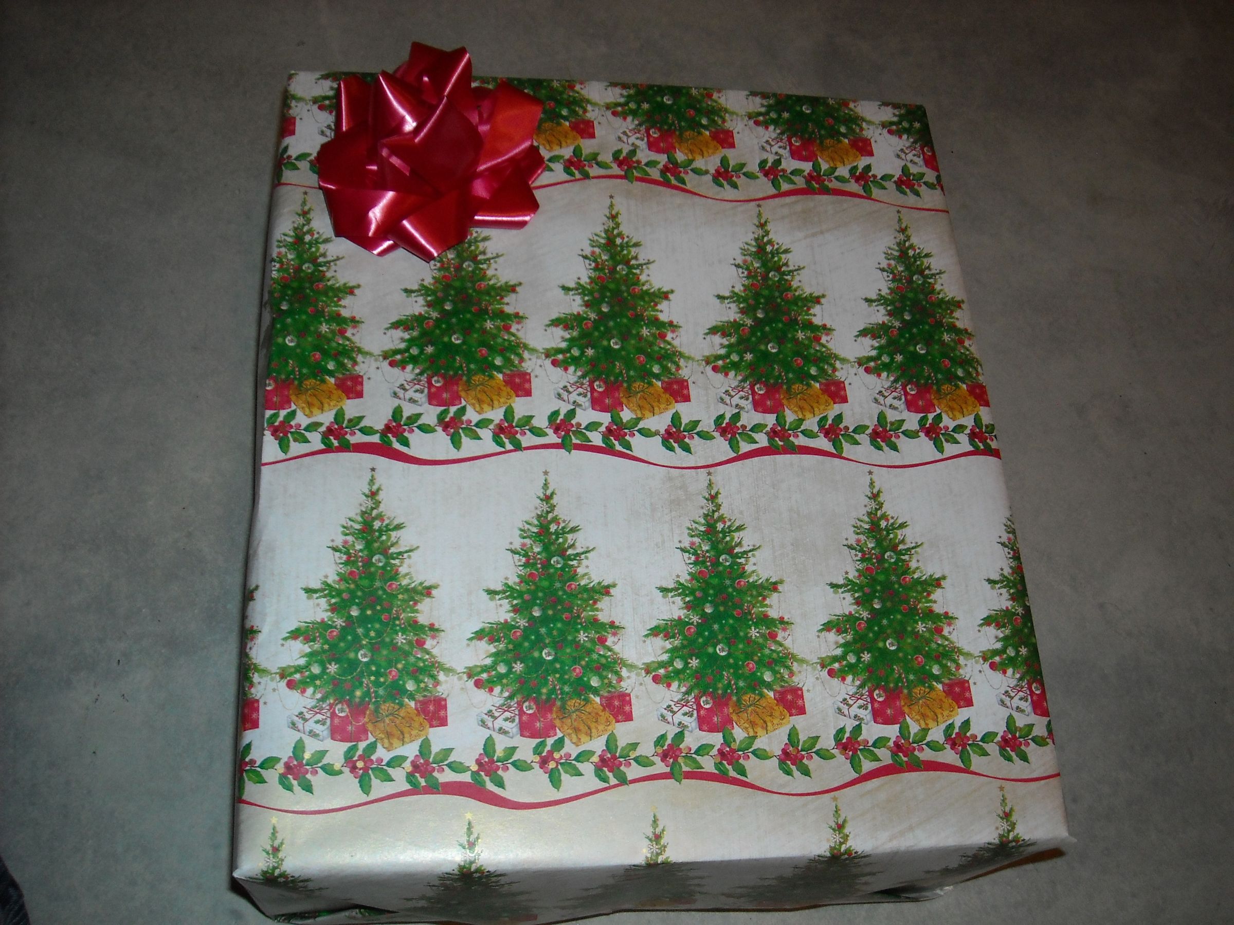 How to Wrap a Rectangular Gift : 8 Steps - Instructables