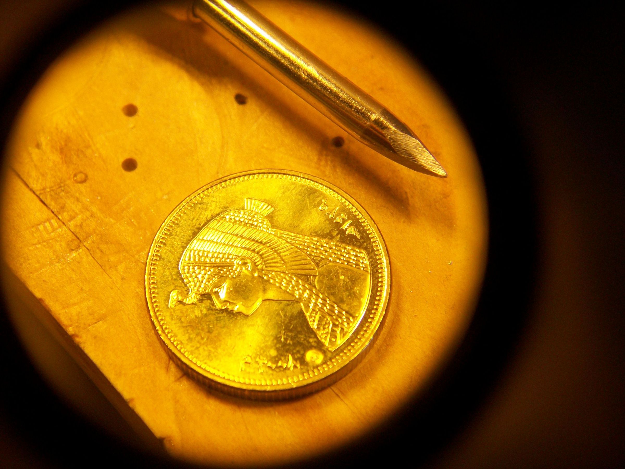How to Cut Coins to Make Jewelry : 5 Steps (with Pictures) - Instructables