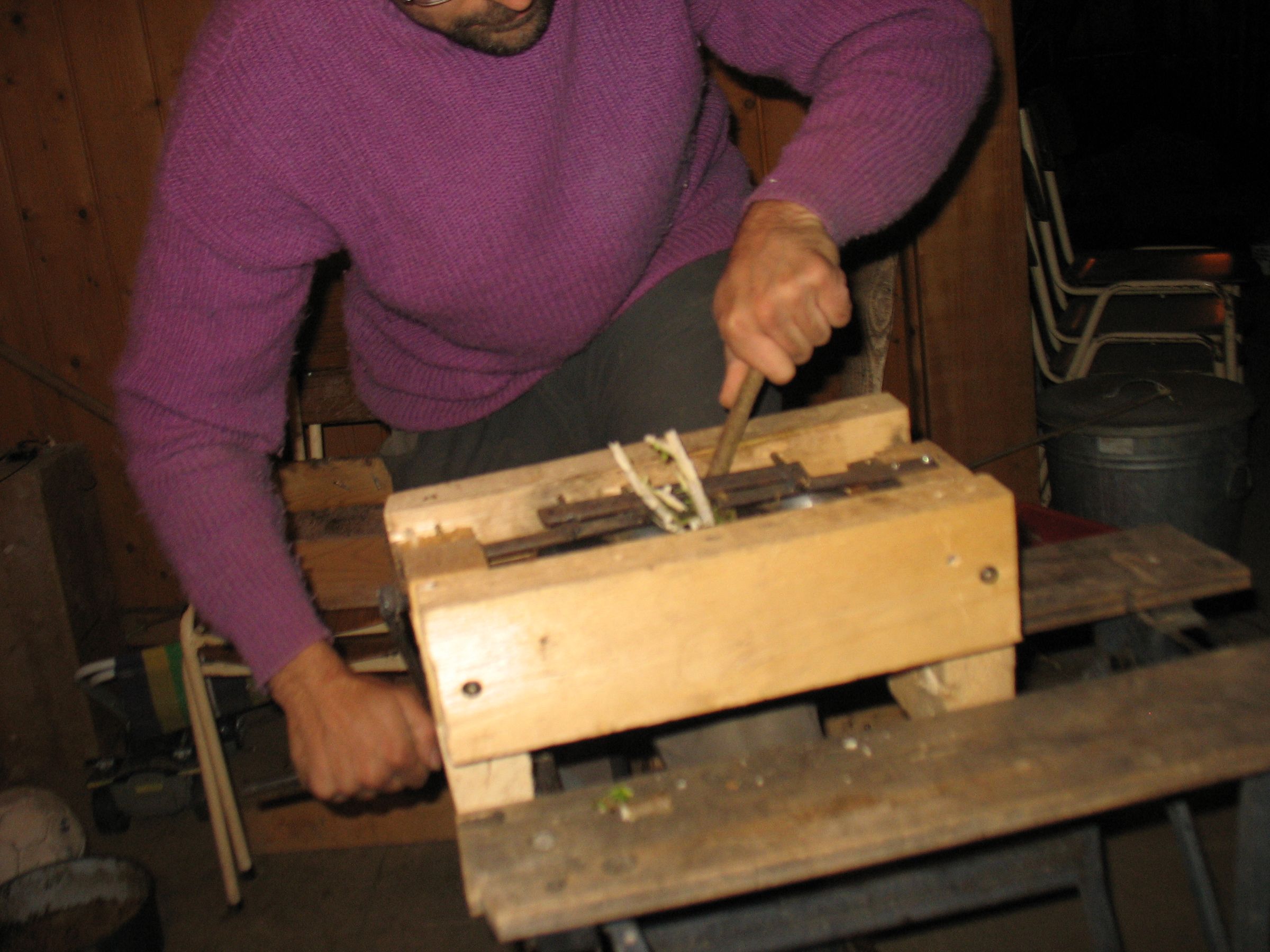 Quick Made Hand Cranked Compost Shredder : 6 Steps - Instructables
