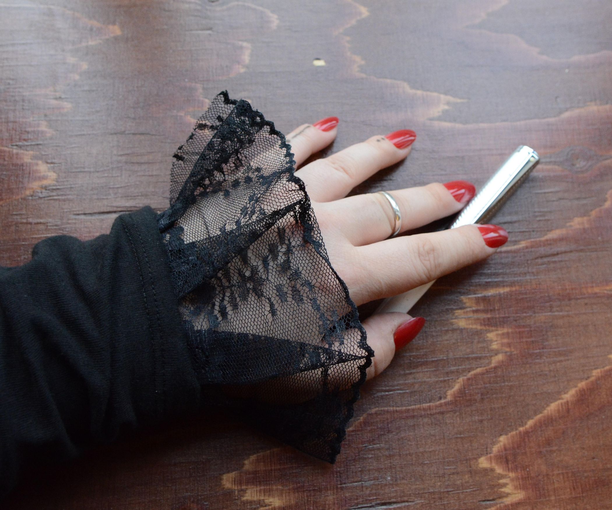 Removable Lace Cuffs : 4 Steps (with Pictures) - Instructables