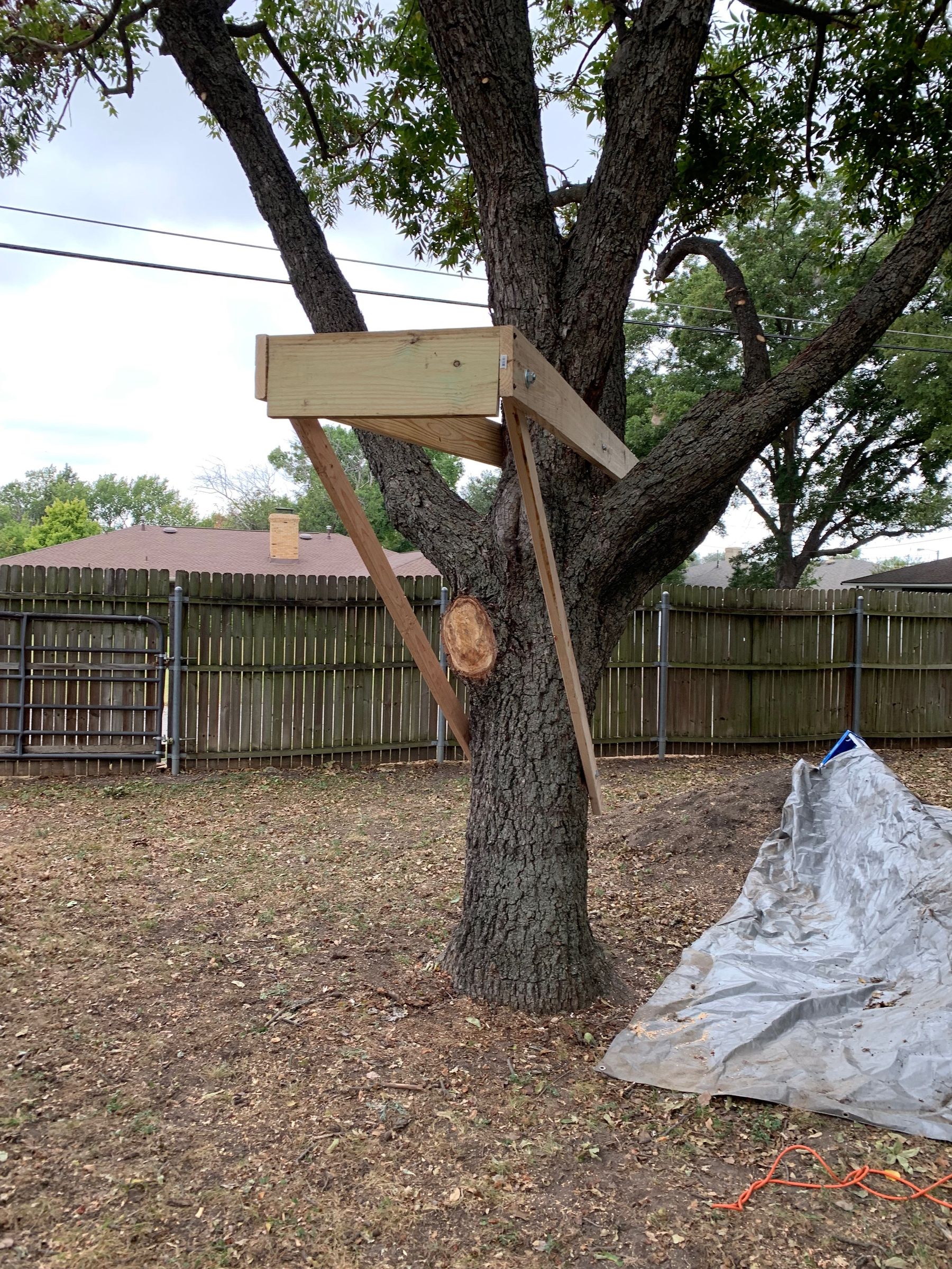 How to Build a Treehouse : 17 Steps (with Pictures) - Instructables