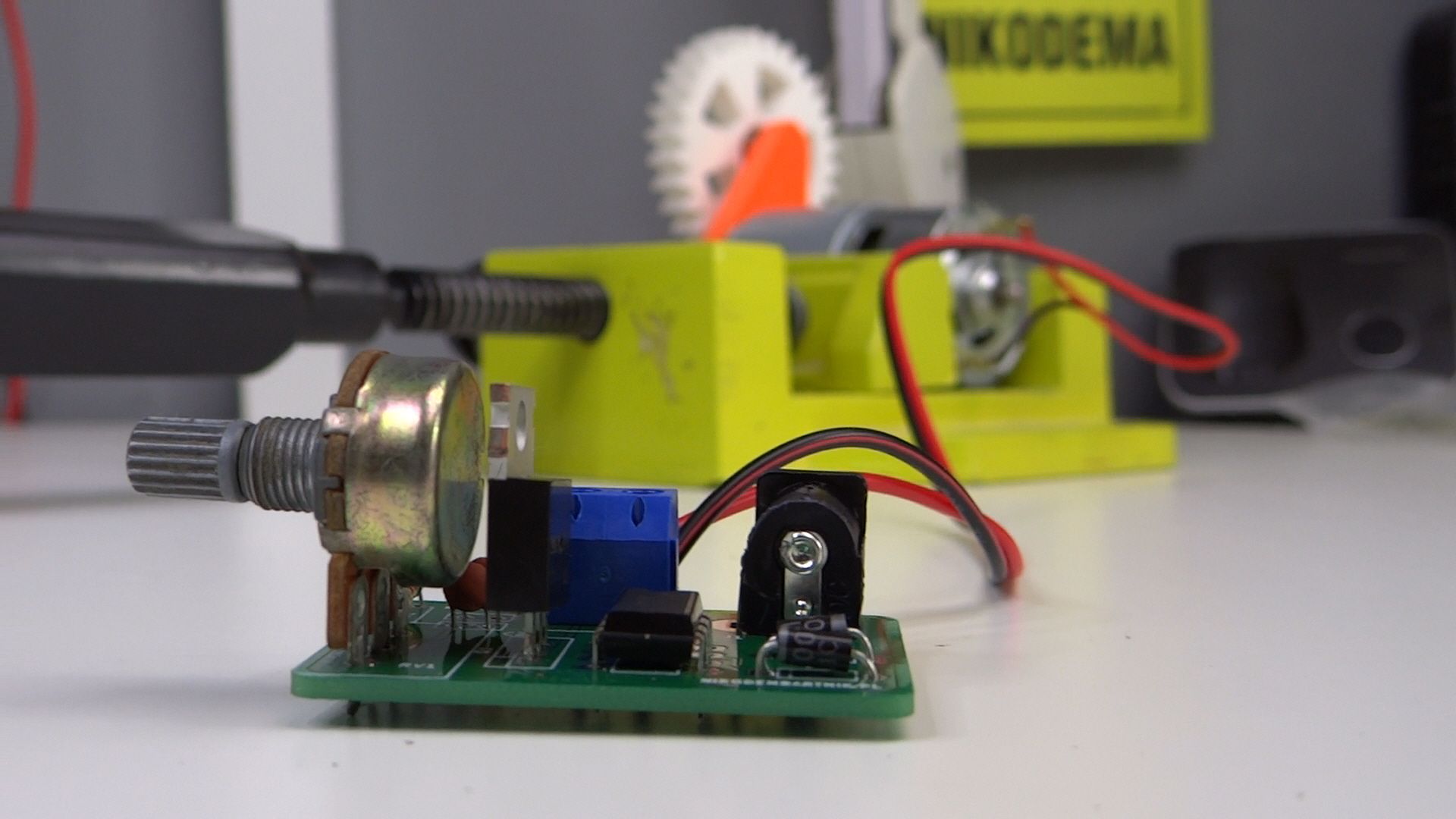 555 PWM Motor Controller : 6 Steps - Instructables