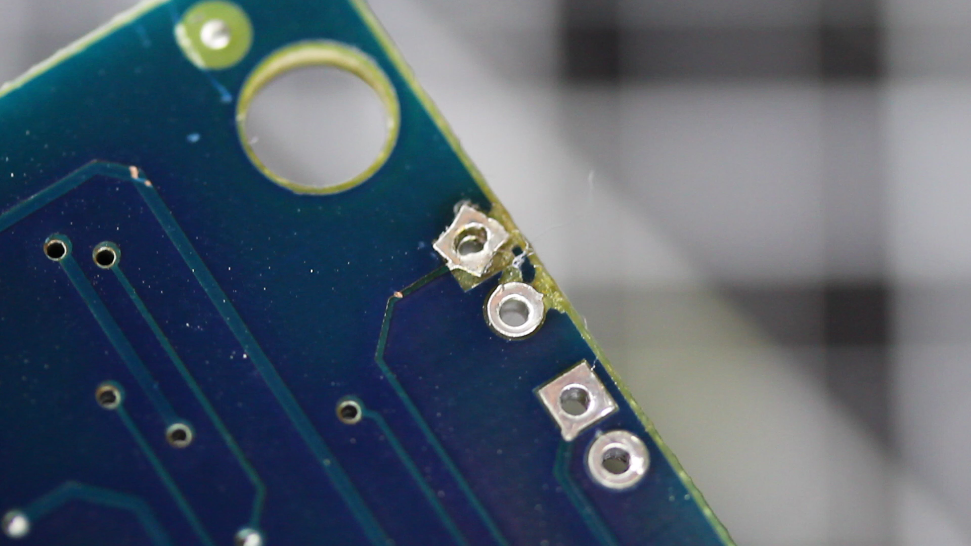 Desoldering | Soldering Basics : 8 Steps (with Pictures) - Instructables