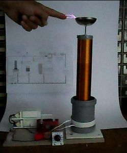 DIY Simple 220v One Transistor Tesla Coil : 3 Steps - Instructables