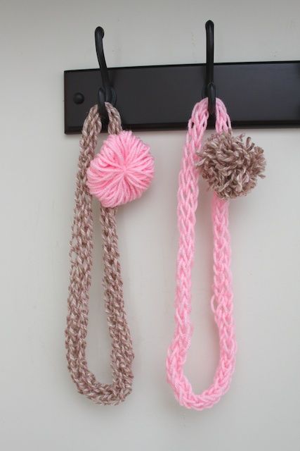 Hawaiian Yarn Lei Tutorial : 12 Steps - Instructables