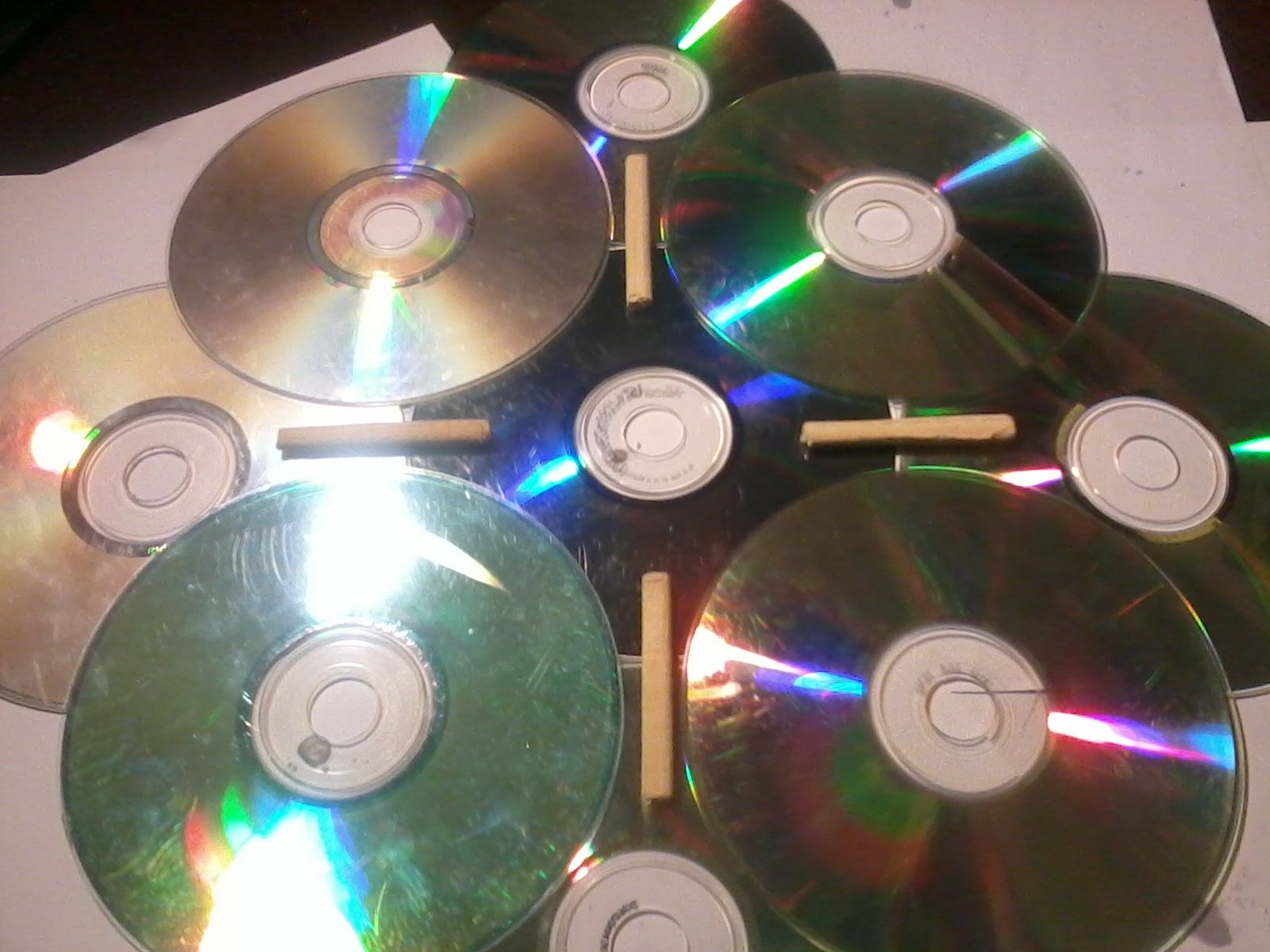 Make Your Own CD Wall Clock : 6 Steps (with Pictures) - Instructables