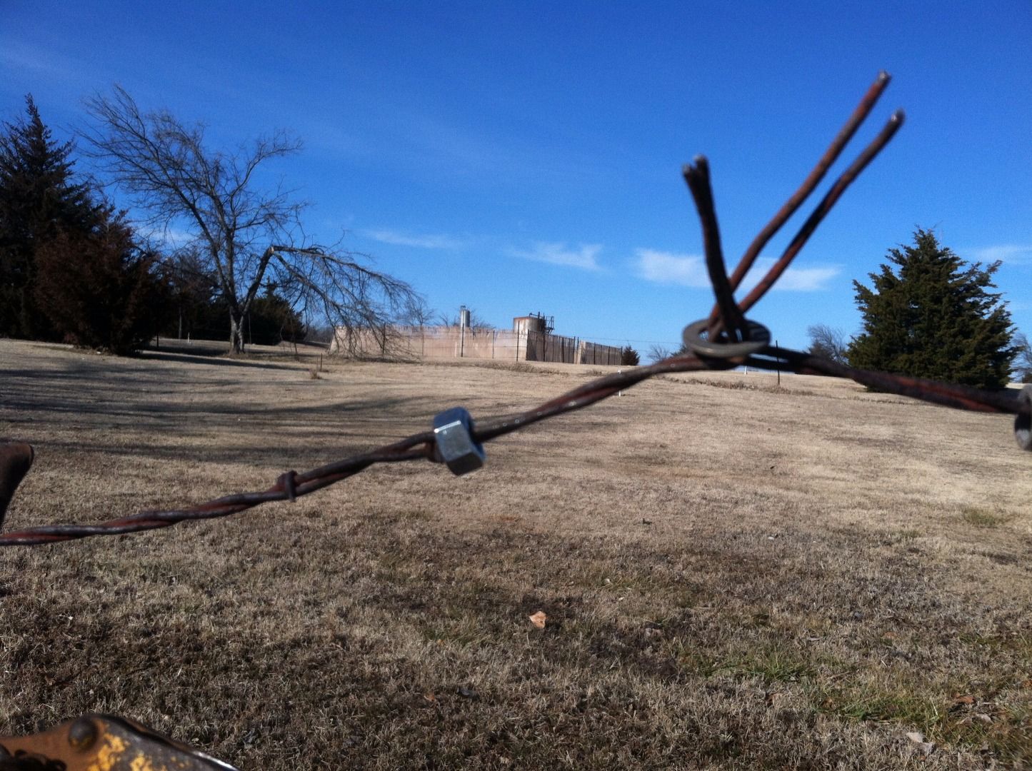 SPLICING BARBED WIRE SAFELY : 5 Steps - Instructables