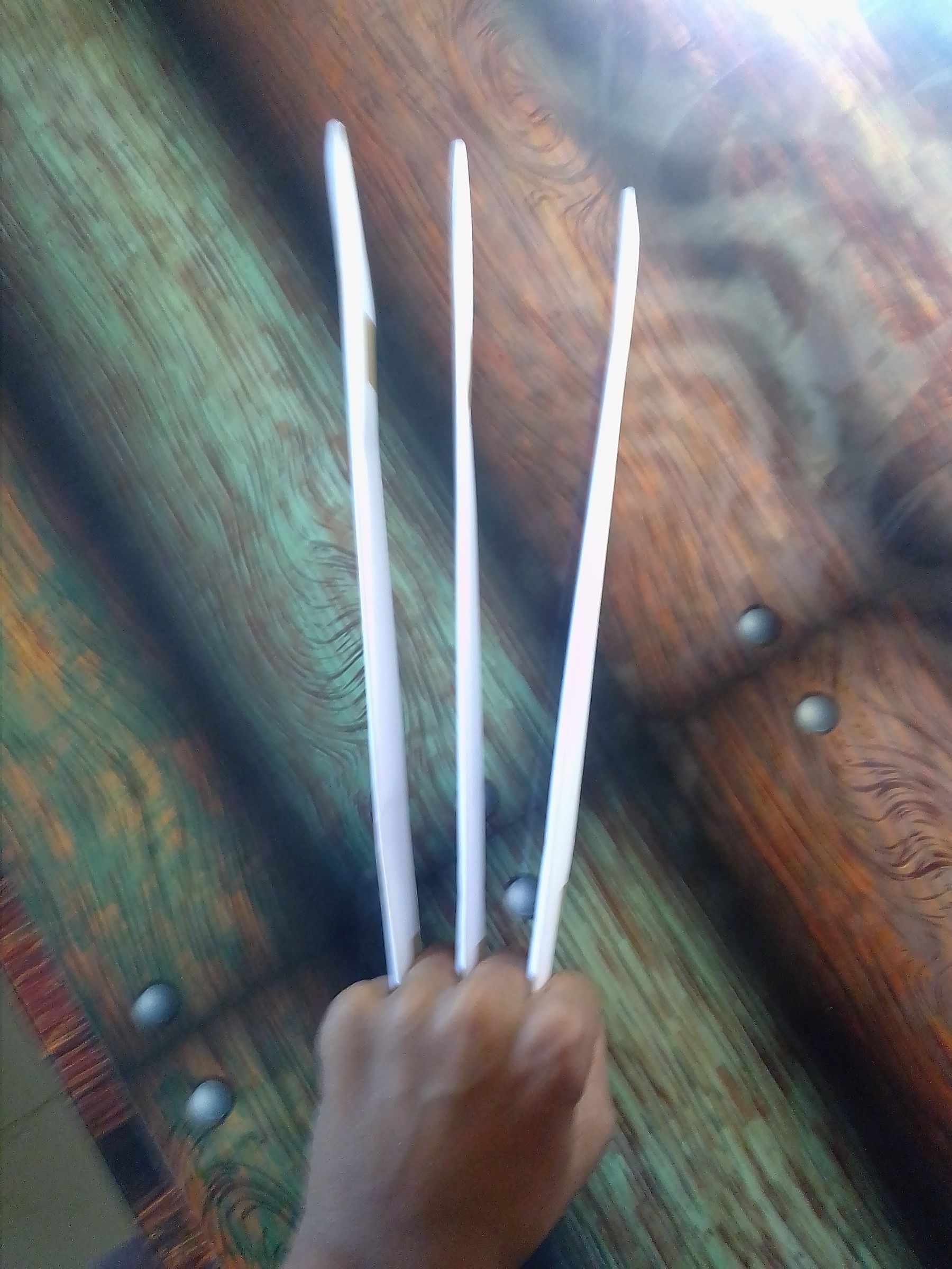 Wolverine Claws Out of Paper : 5 Steps (with Pictures) - Instructables