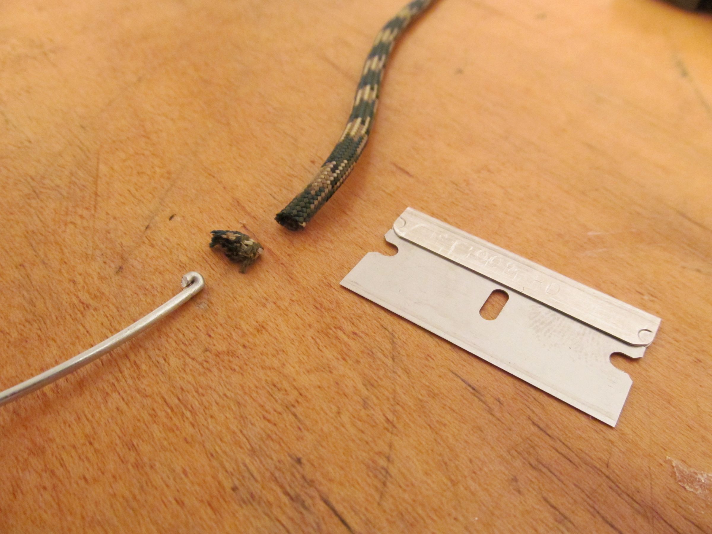 How to Eye Splice Paracord : 4 Steps (with Pictures) - Instructables