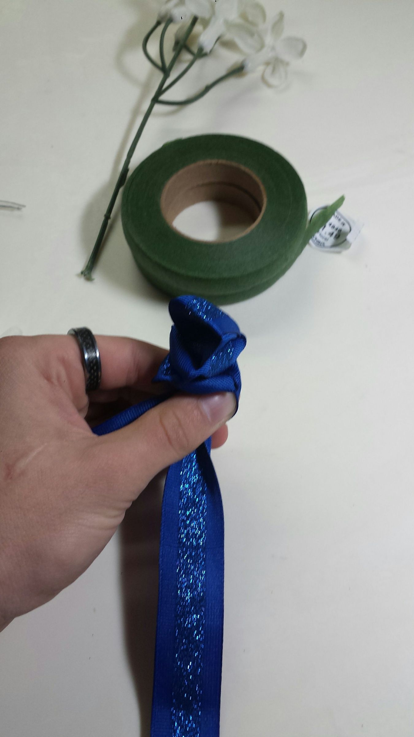 Corsage and Boutonniere : 8 Steps (with Pictures) - Instructables