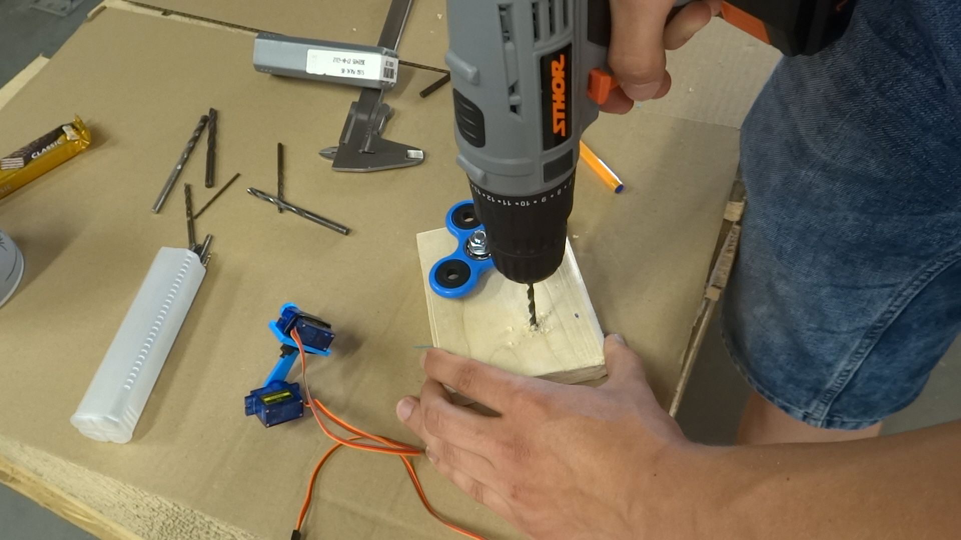 Fidget Spinning Robot : 7 Steps (with Pictures) - Instructables