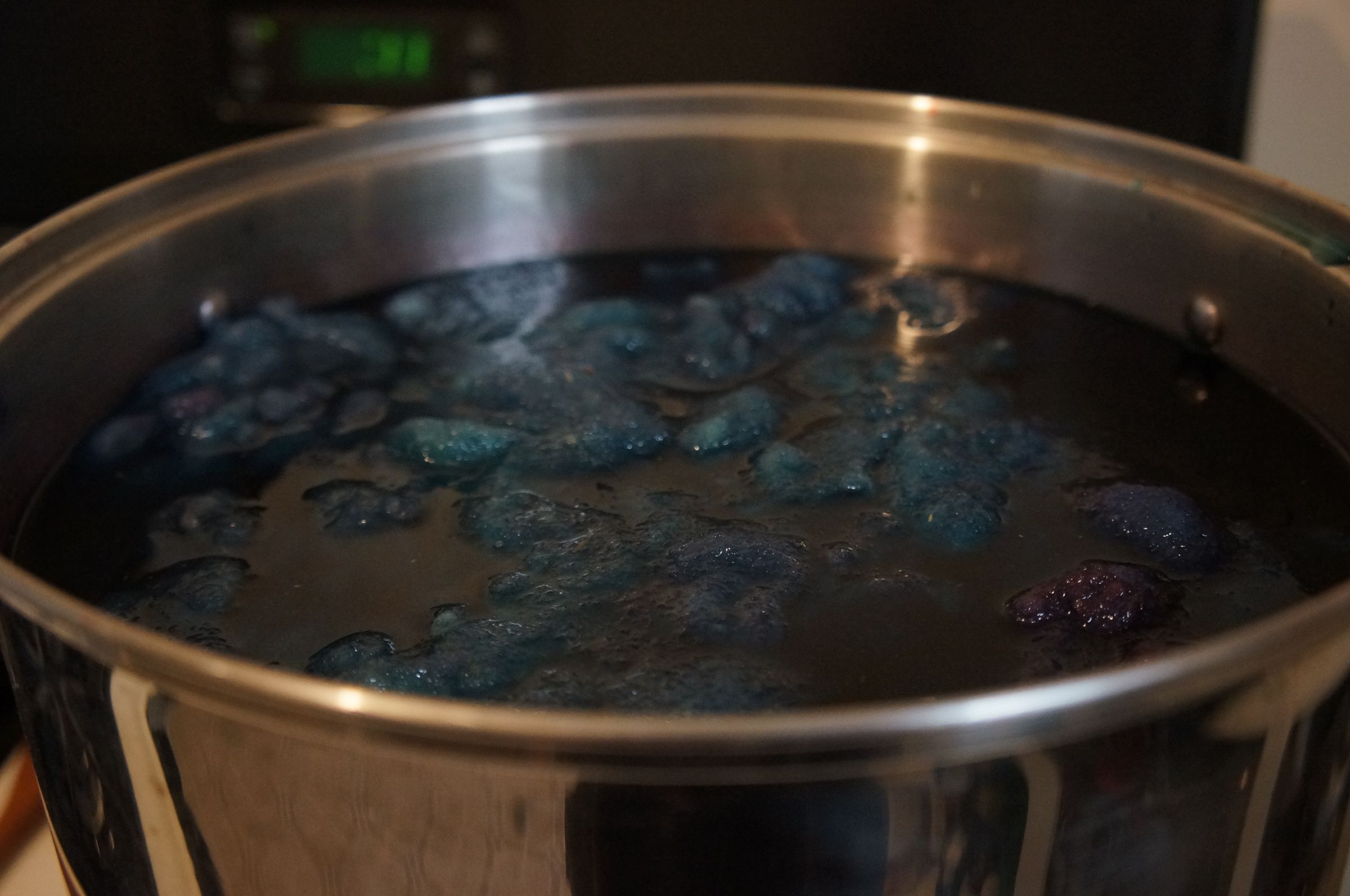 How to Process Card and Dye Raw Wool : 12 Steps (with Pictures ...