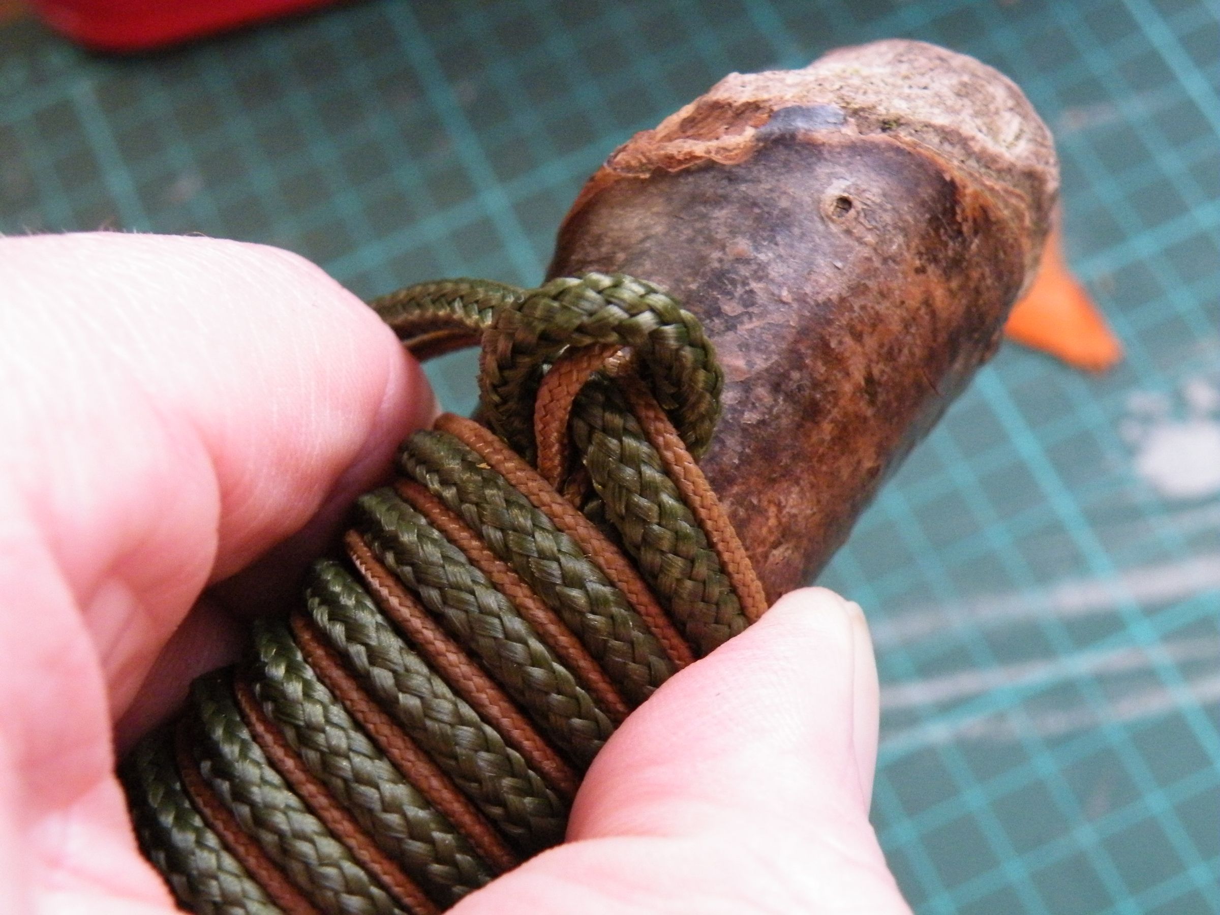 Double-perfect Whipped Paracord Staff Hand-grip : 7 Steps (with ...