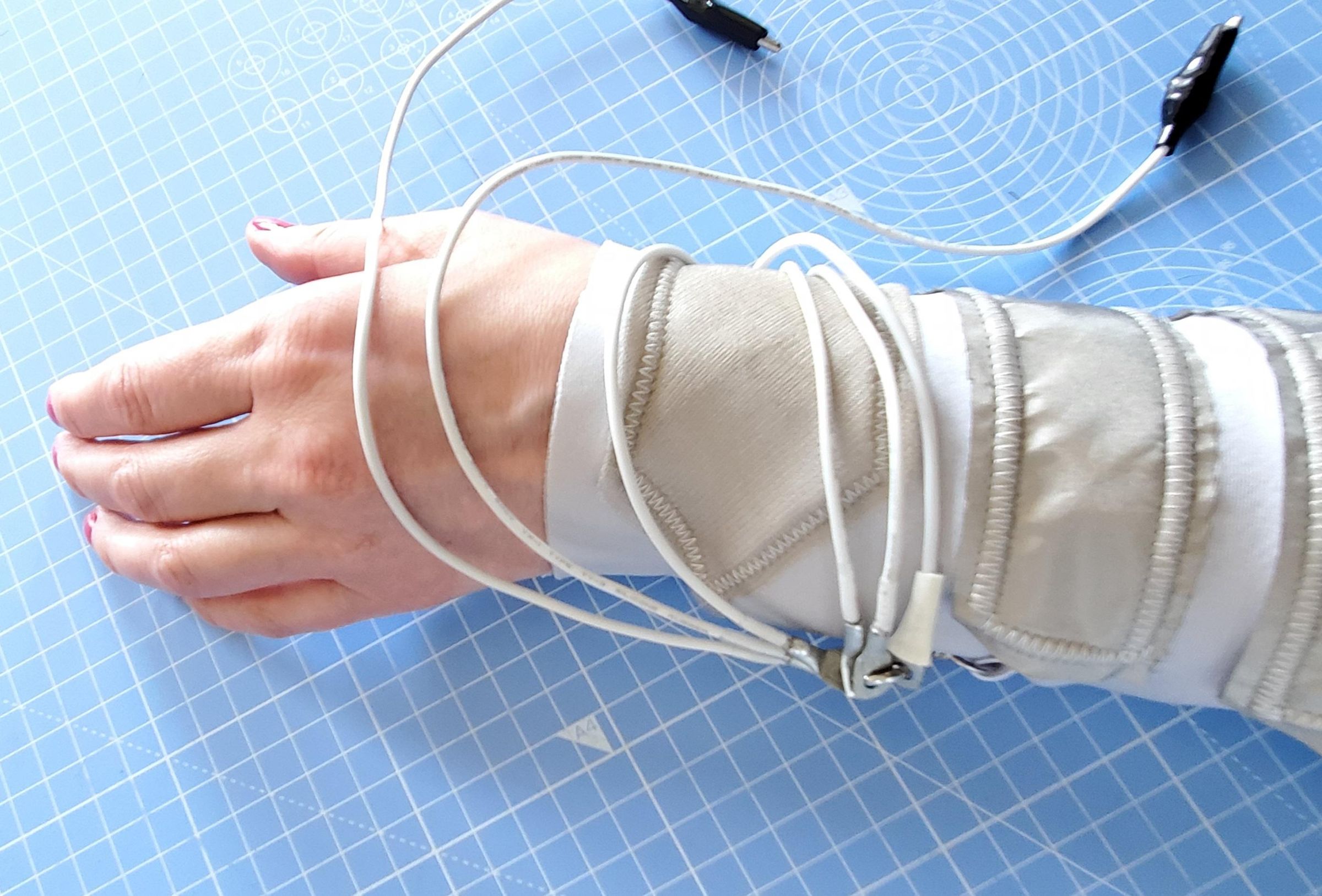 Croc-a-licious! Make Your Own Connectors: Crocodile Clips, Ring ...