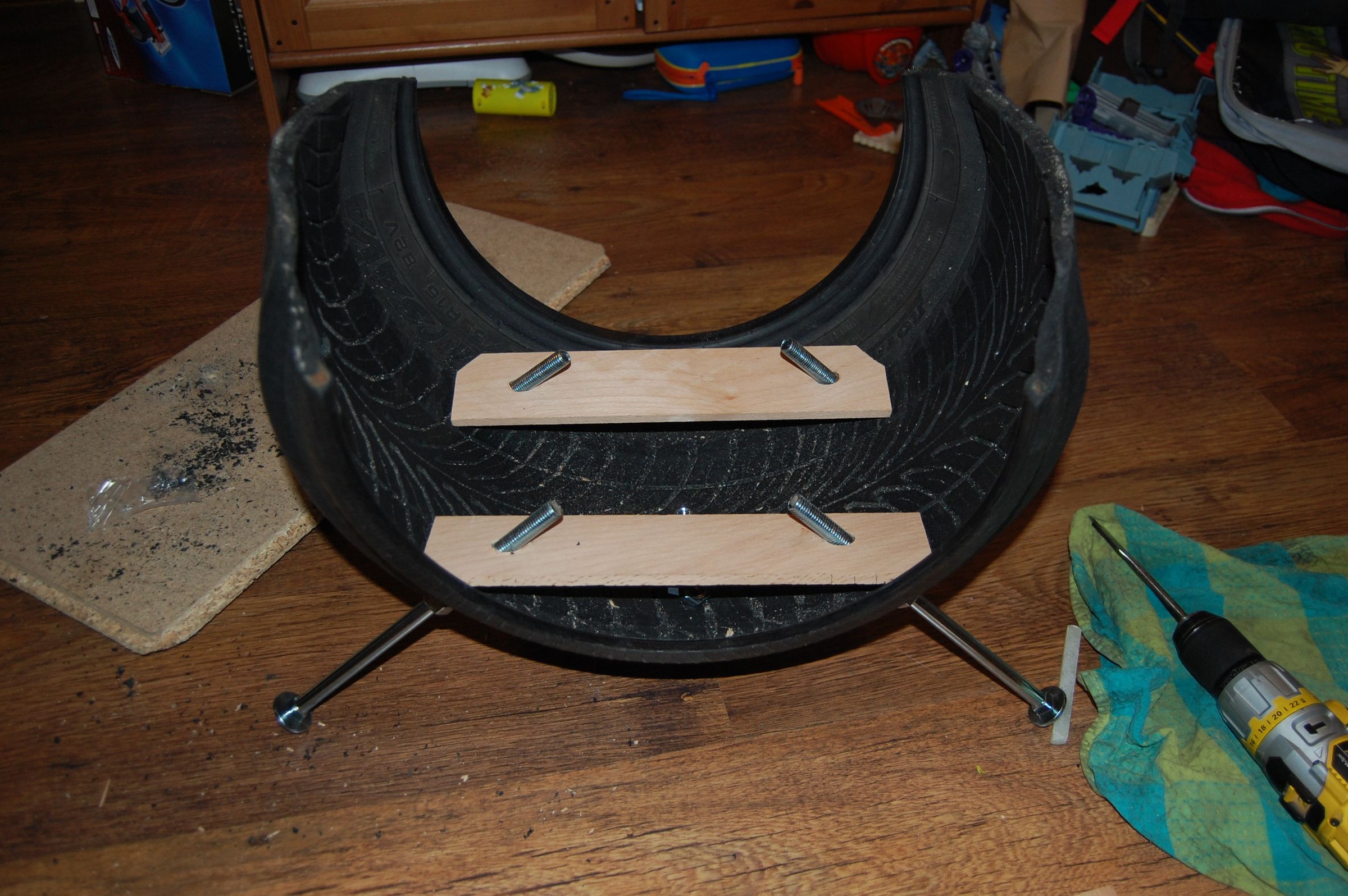 Outside Table From a Car Tyre (tire) : 5 Steps (with Pictures ...