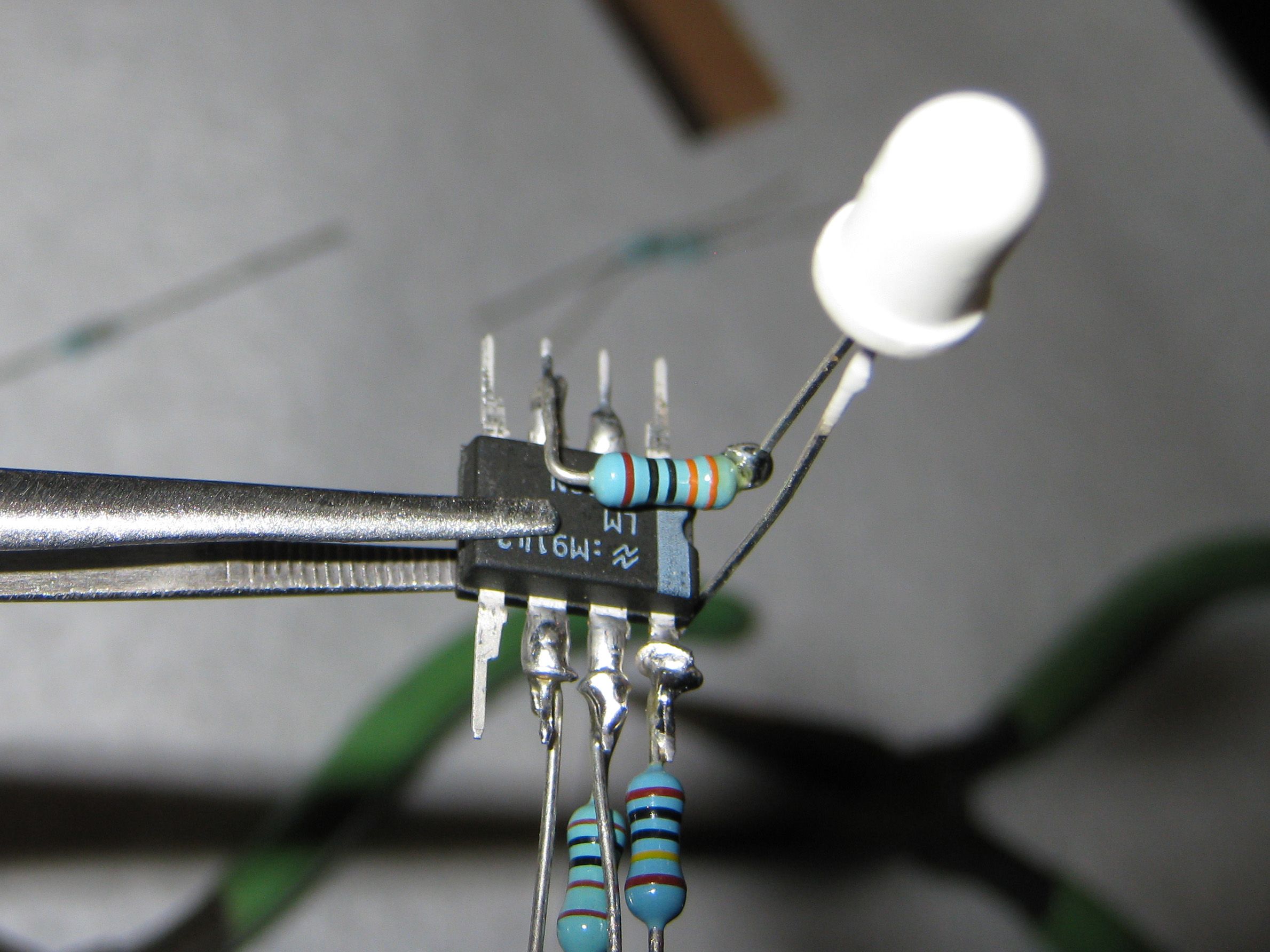 The 555 FireFly : 4 Steps - Instructables