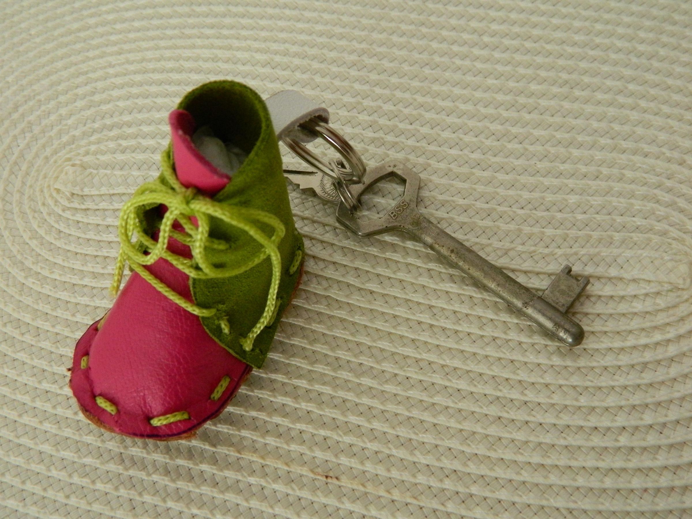Leather Shoe Key Chain : 14 Steps (with Pictures) - Instructables