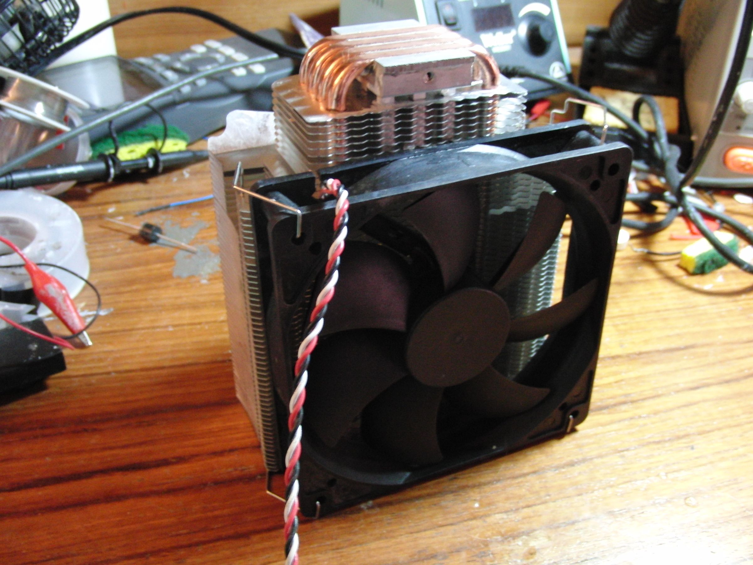 Make a Cloud Chamber Using Peltier Coolers : 18 Steps (with Pictures) - Instructables