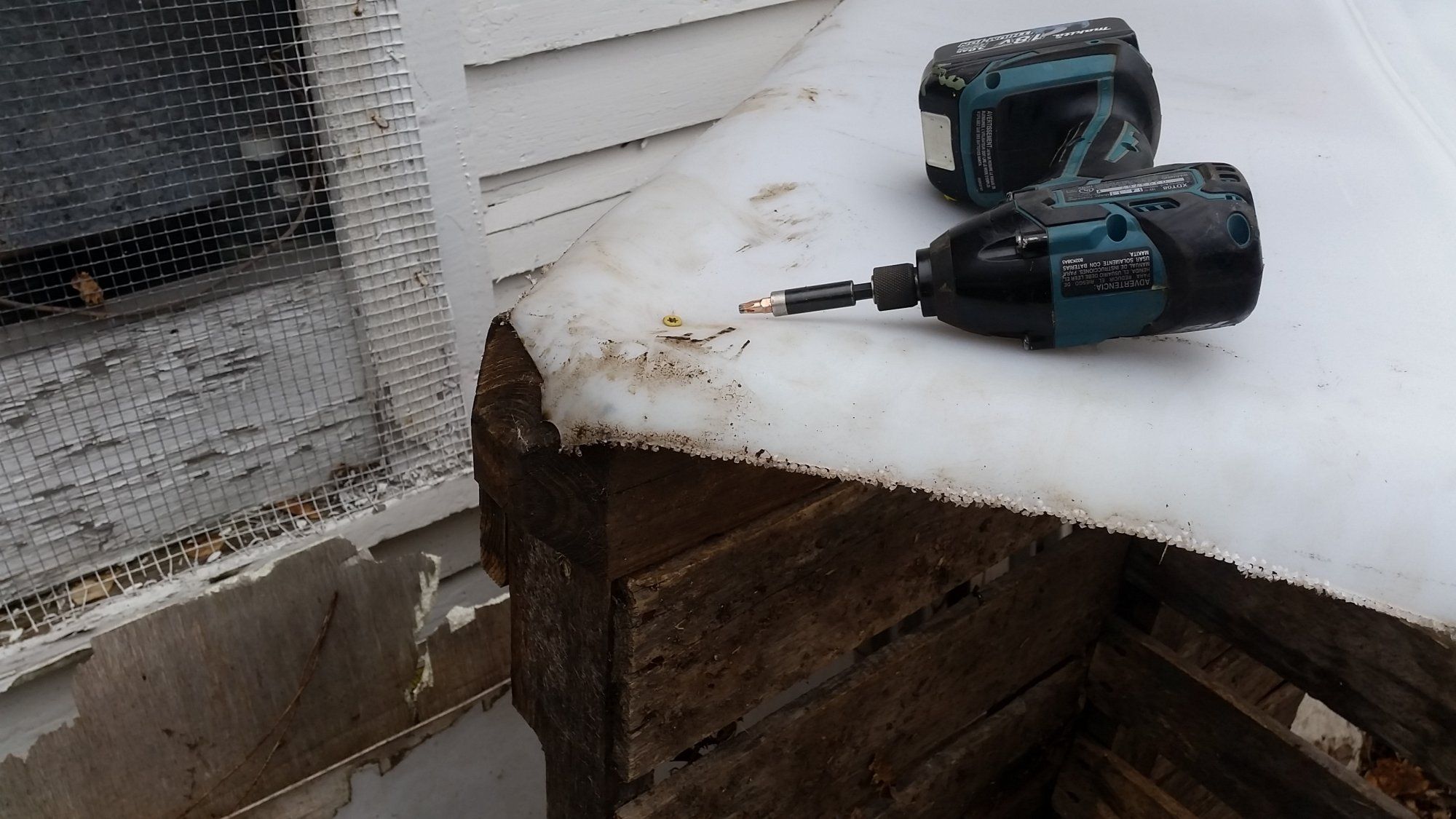 Simple Pallet Fire Wood Rack and IBC Tote Roof : 6 Steps (with Pictures ...