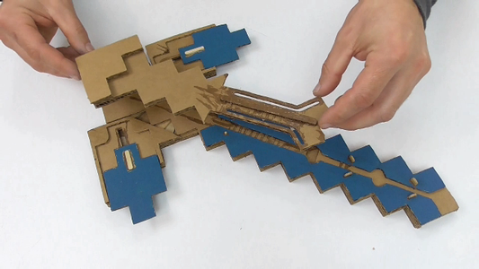 Minecraft Transforming Sword / Pickaxe From Cardboard DIY : 3 Steps ...