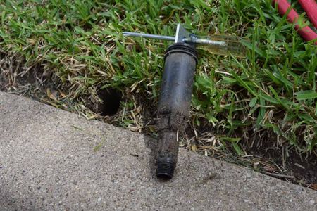 A Tool to Replace a Sprinkler Head Without Digging : 4 Steps (with ...